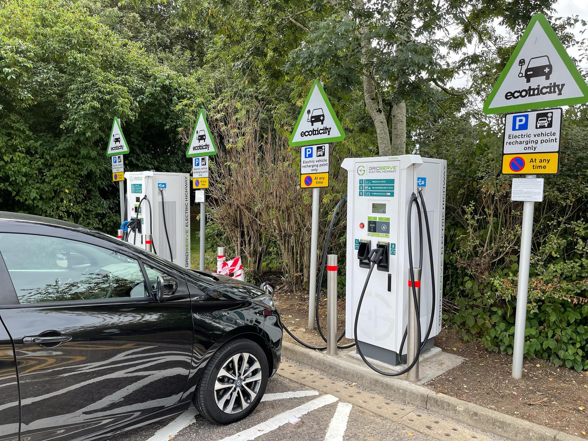 Clacket Lane Eastbound Services M25 | Tatsfield, England | EV Station