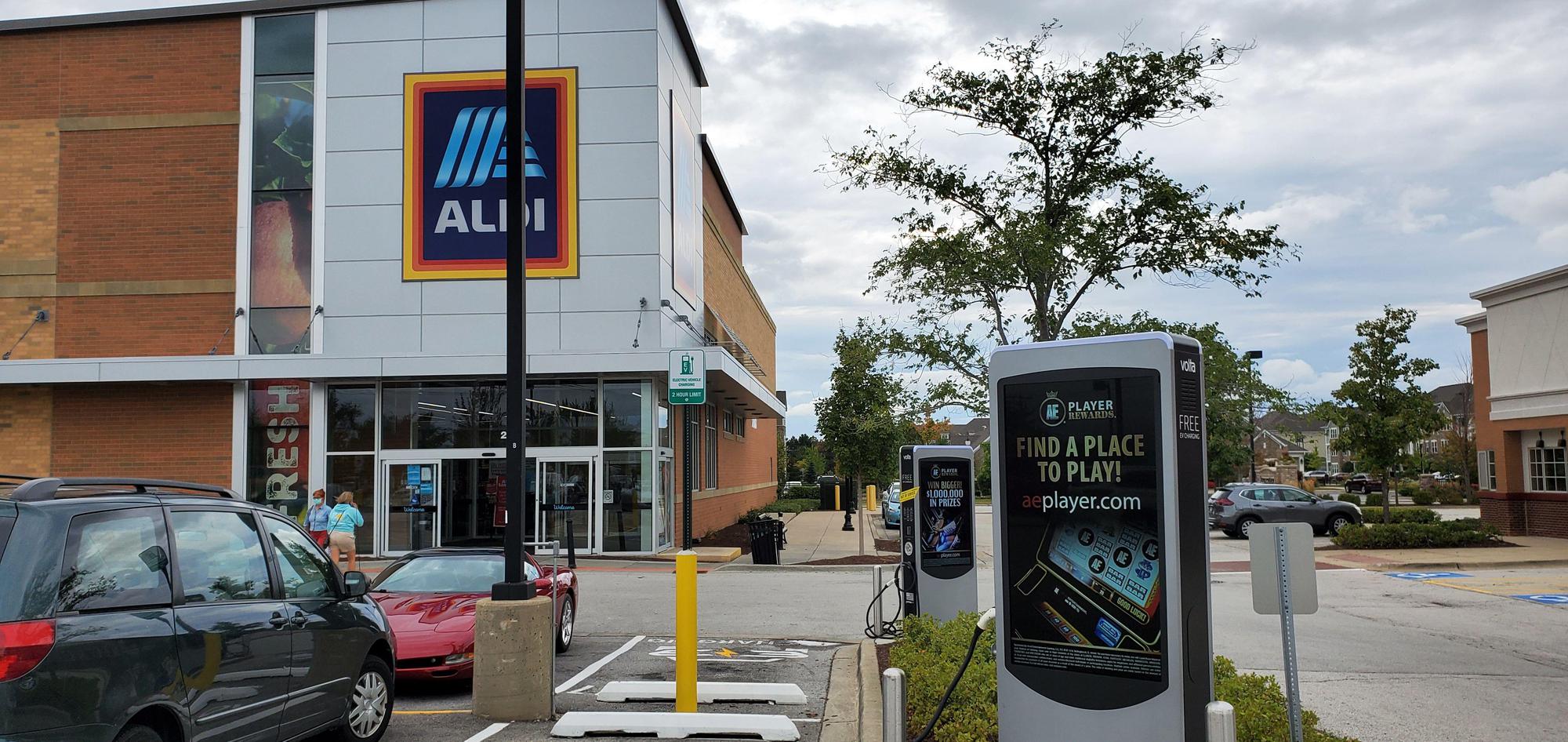 Naperville Crossings - ALDI | Naperville, IL | EV Station