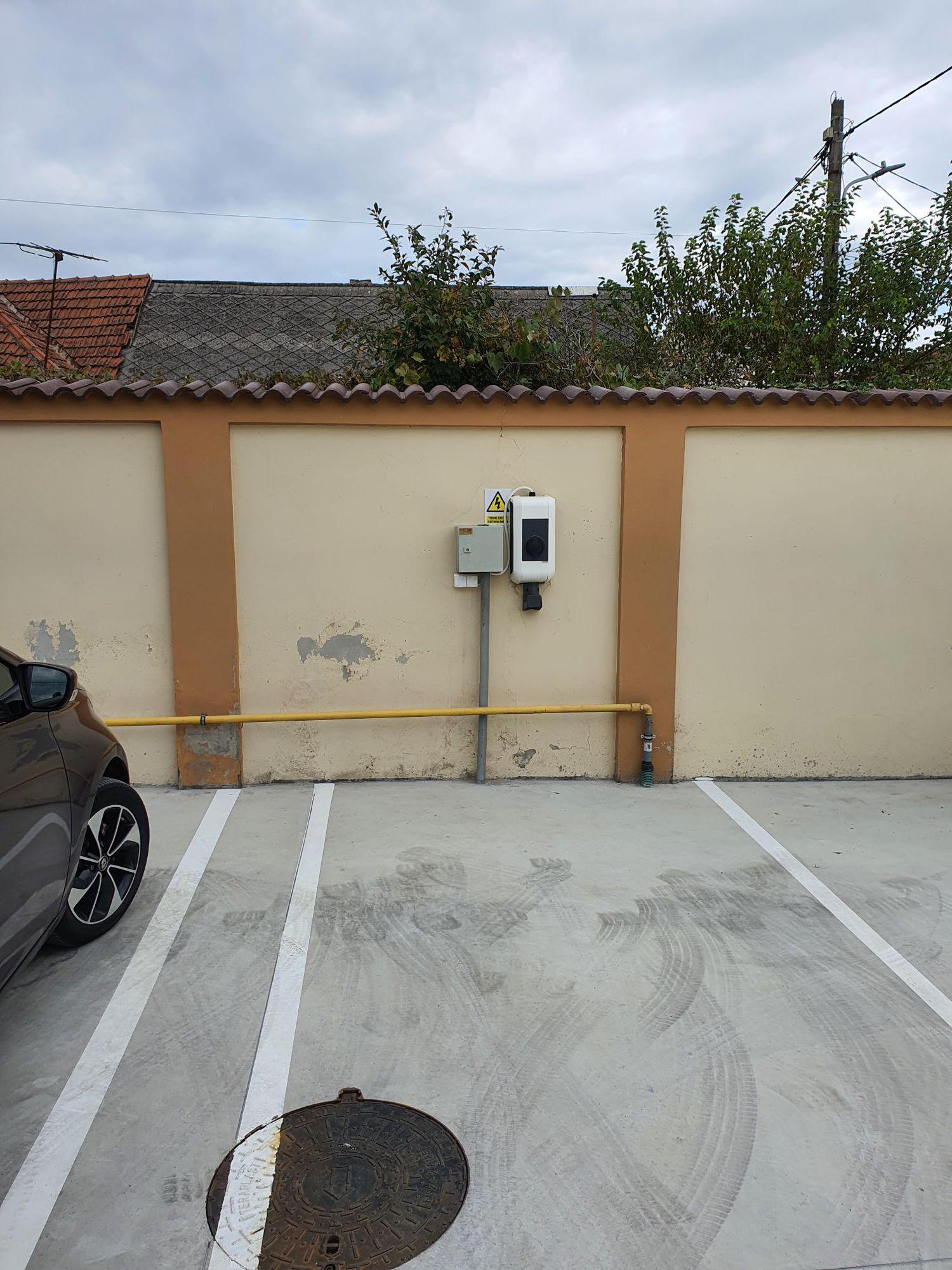 Boutique House | Deva, HD | EV Station