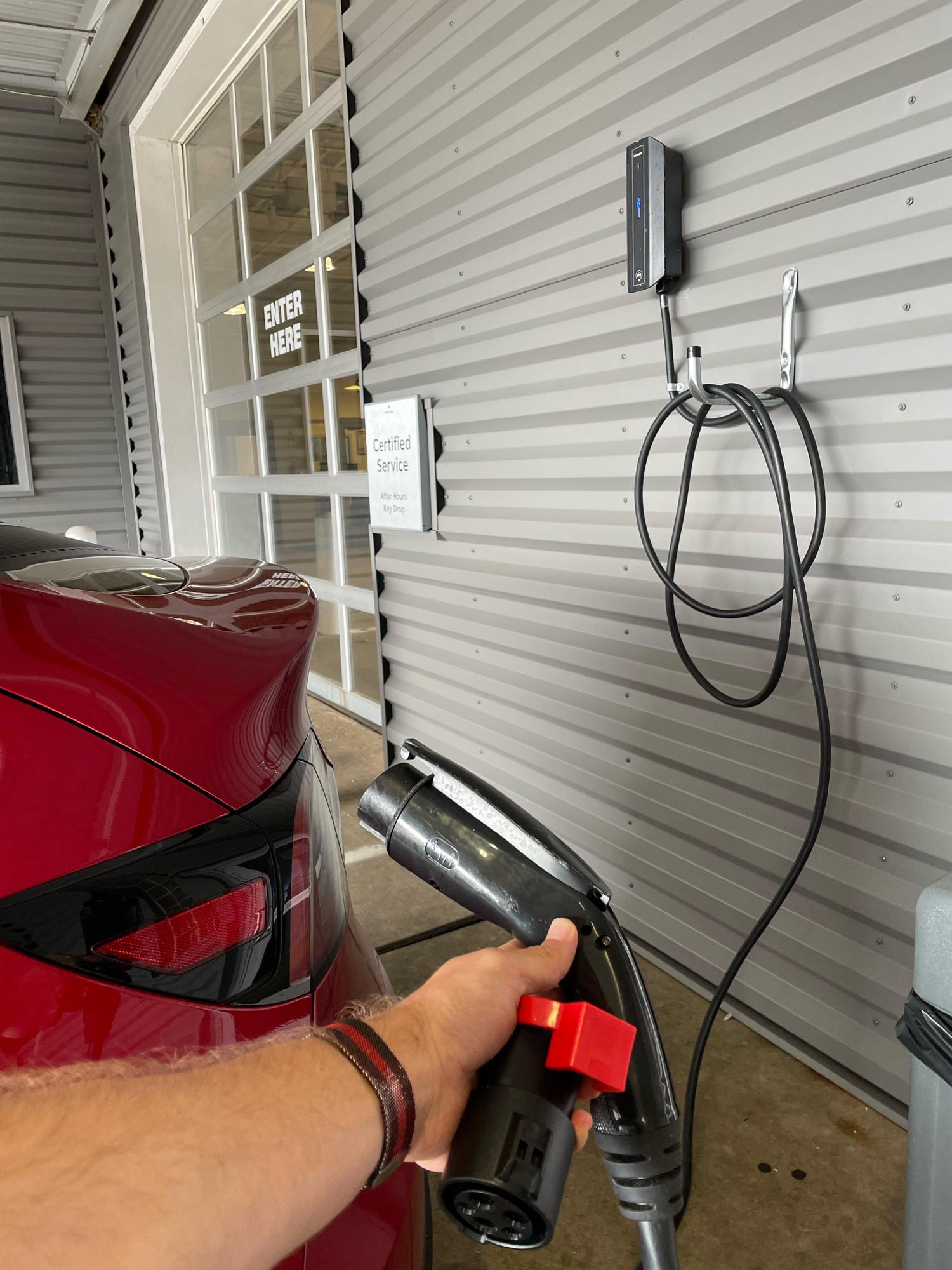 Ron Lewis Ford Beaver Falls | Beaver Falls, PA | EV Station