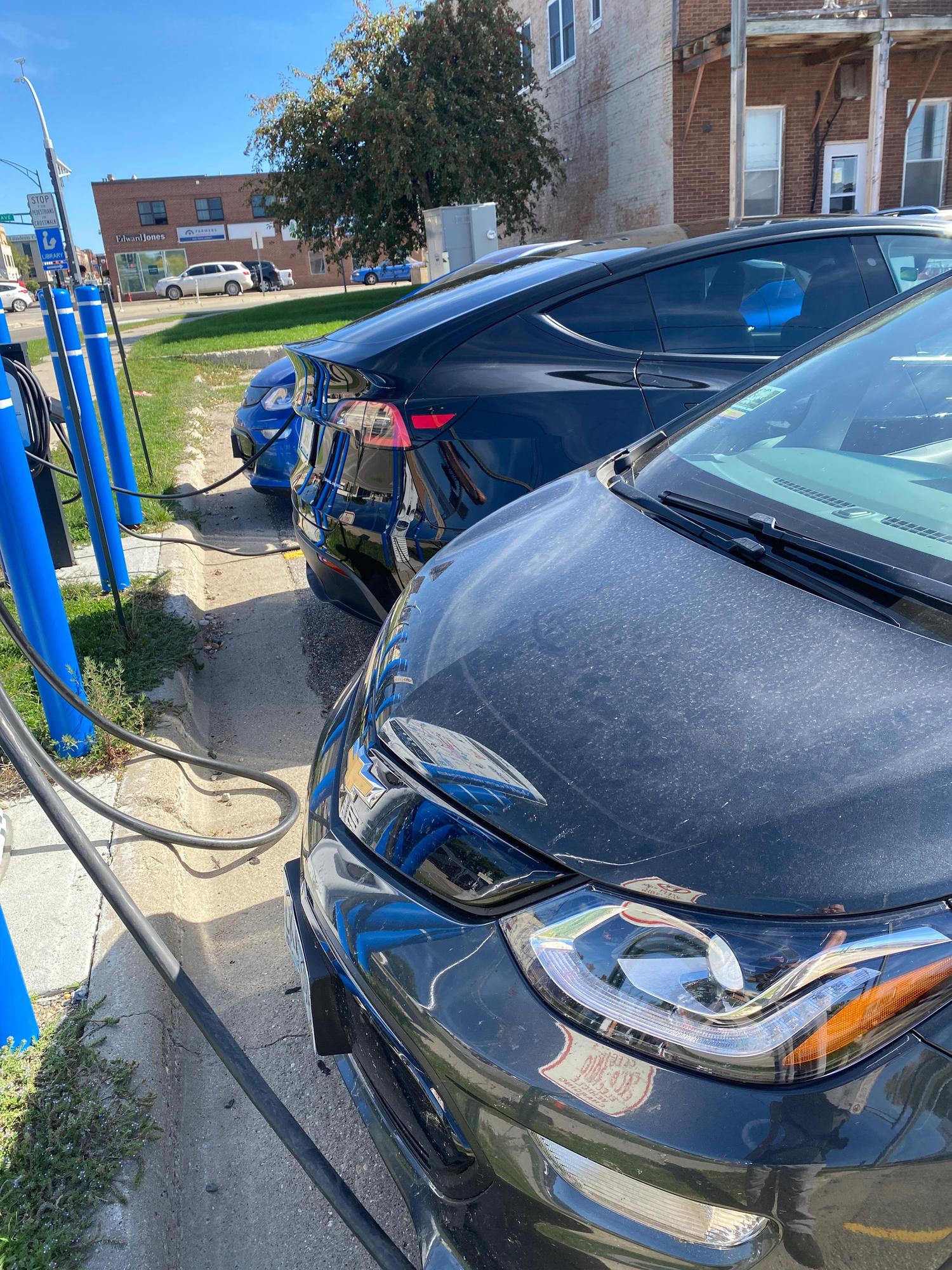 Service Food Market | Fergus Falls, MN | EV Station