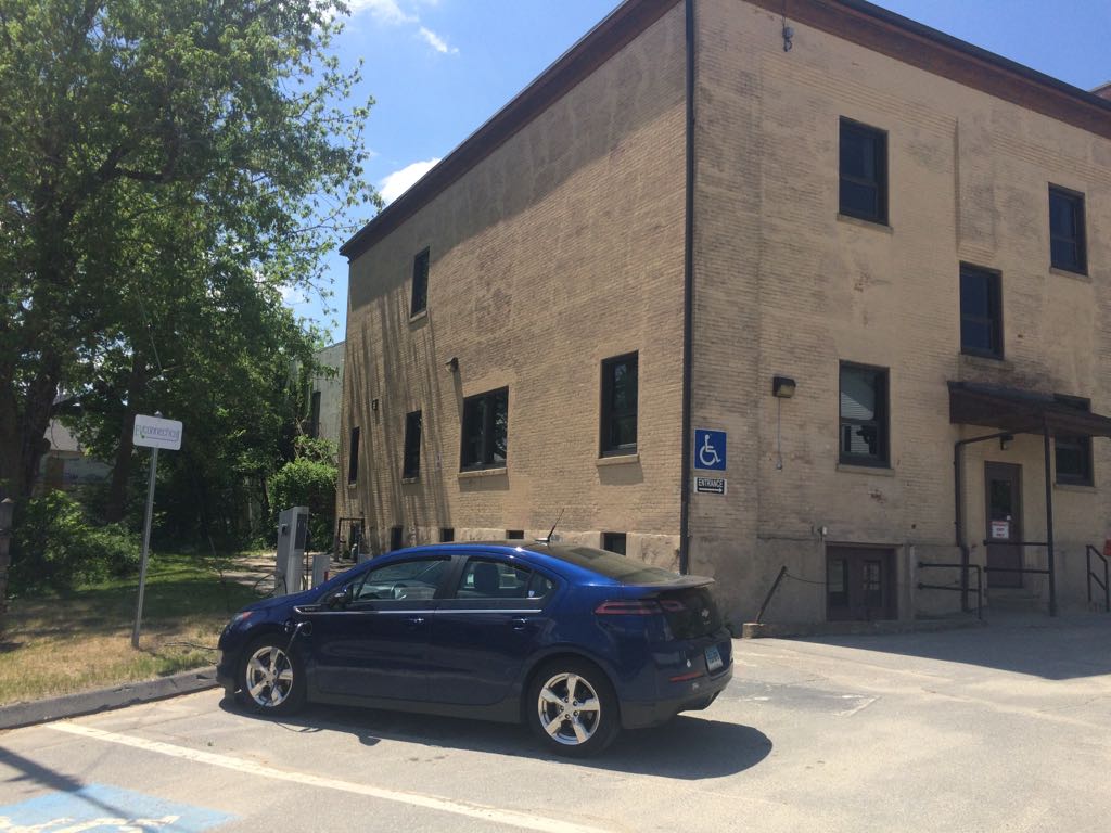 Killingly Town Hall | Killingly, CT | EV Station