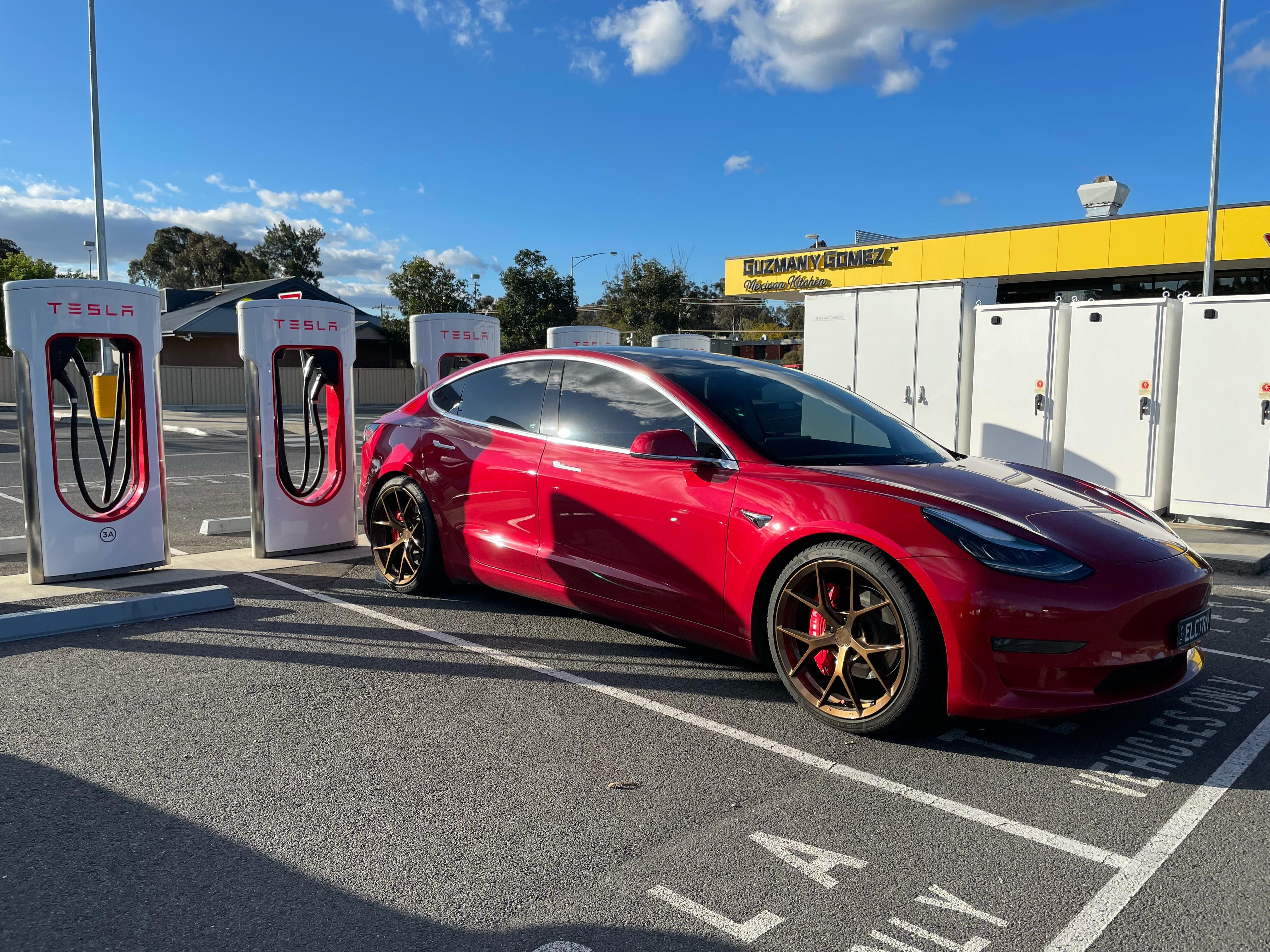 Strath Village Shopping Centre - Woolworths (2) | Kennington, VIC | EV ...