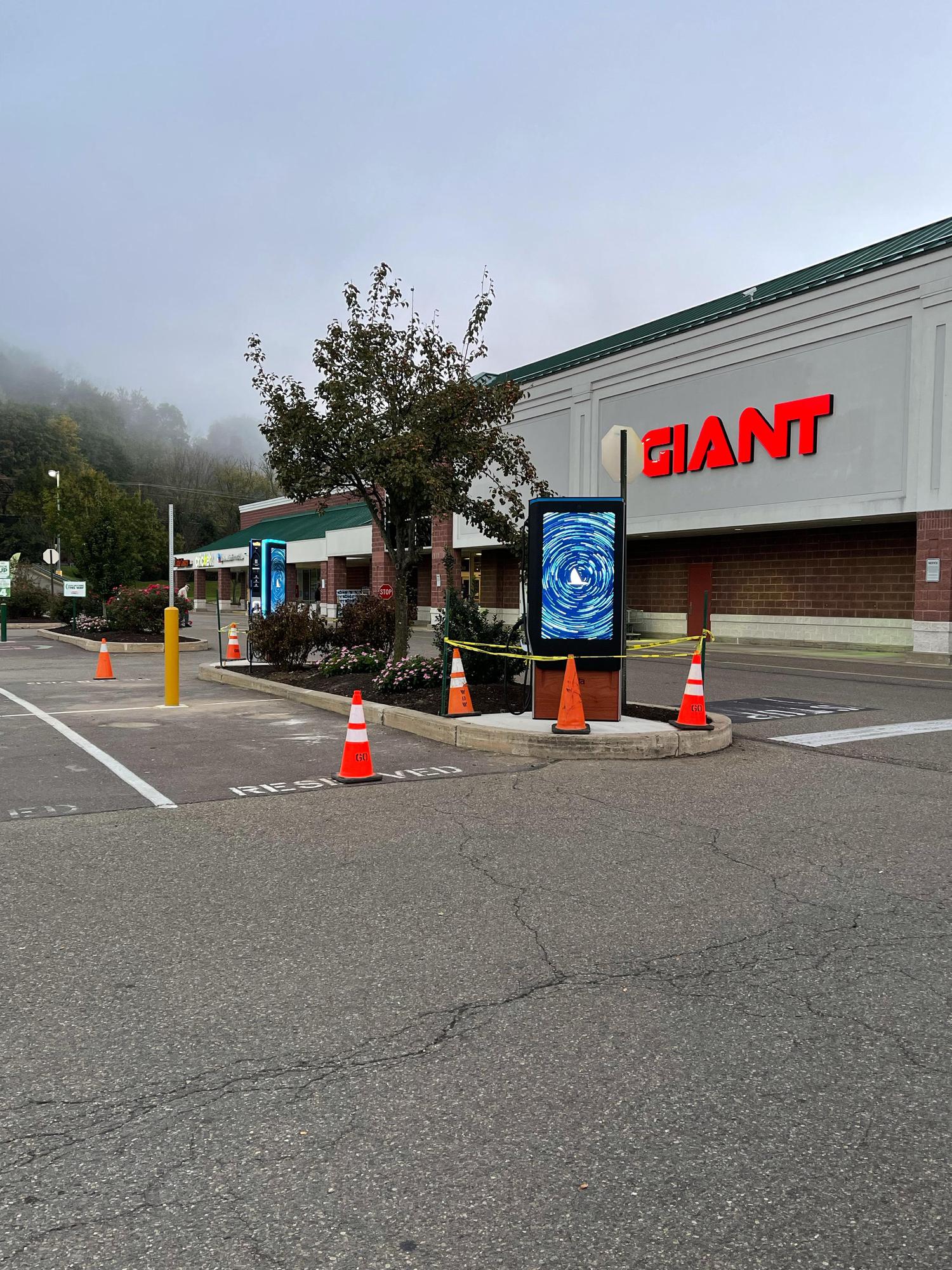 Scott Town Center - Giant Market | Bloomsburg, PA | EV Station