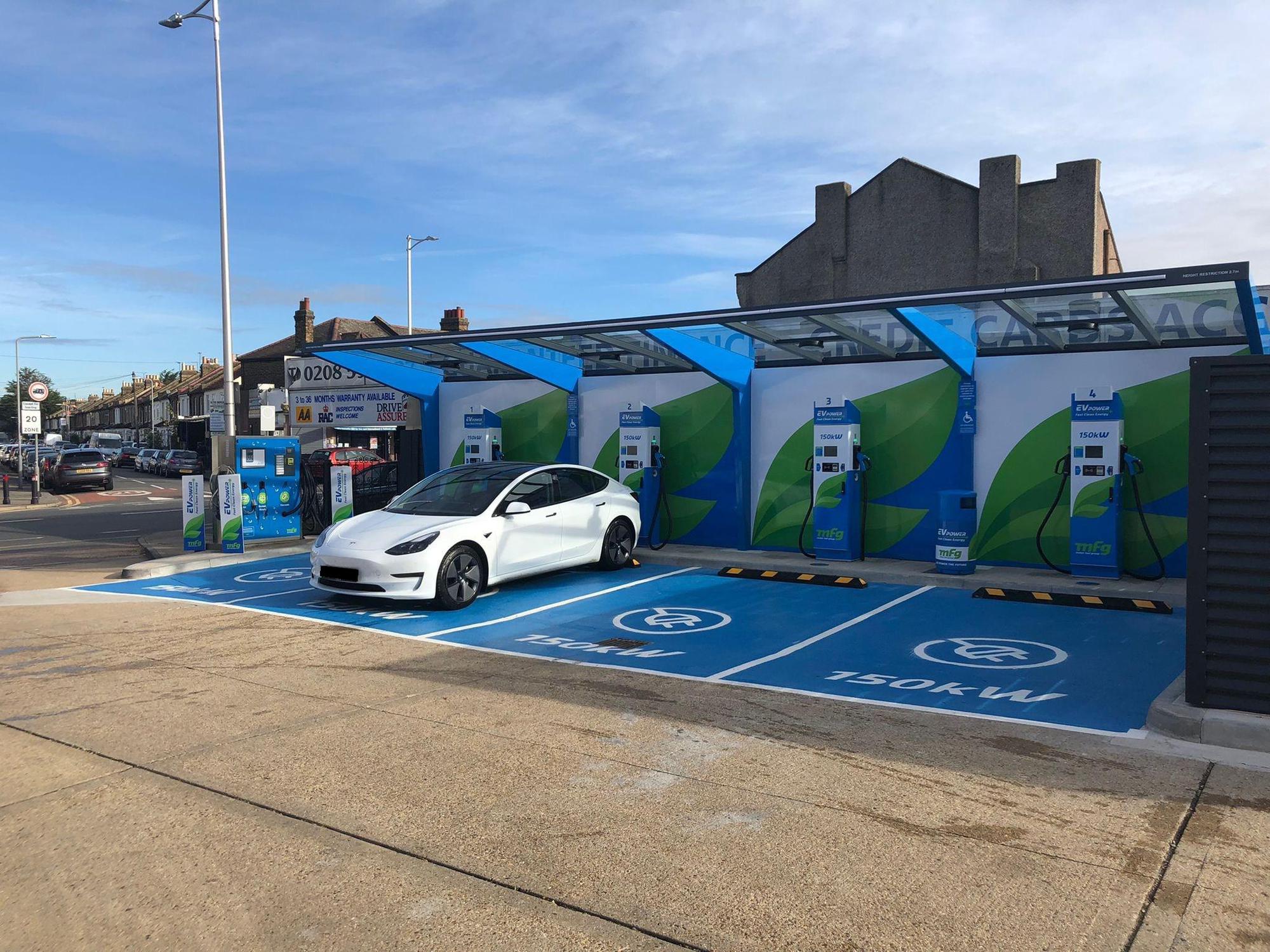 Esso Goodmayes | 674 High Road, Ilford, Essex, IG3 8RU | EV Station