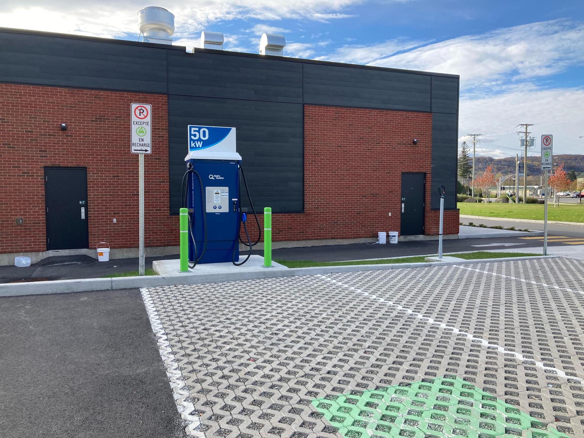 Prévost Ultramar | Prévost, QC | EV Station