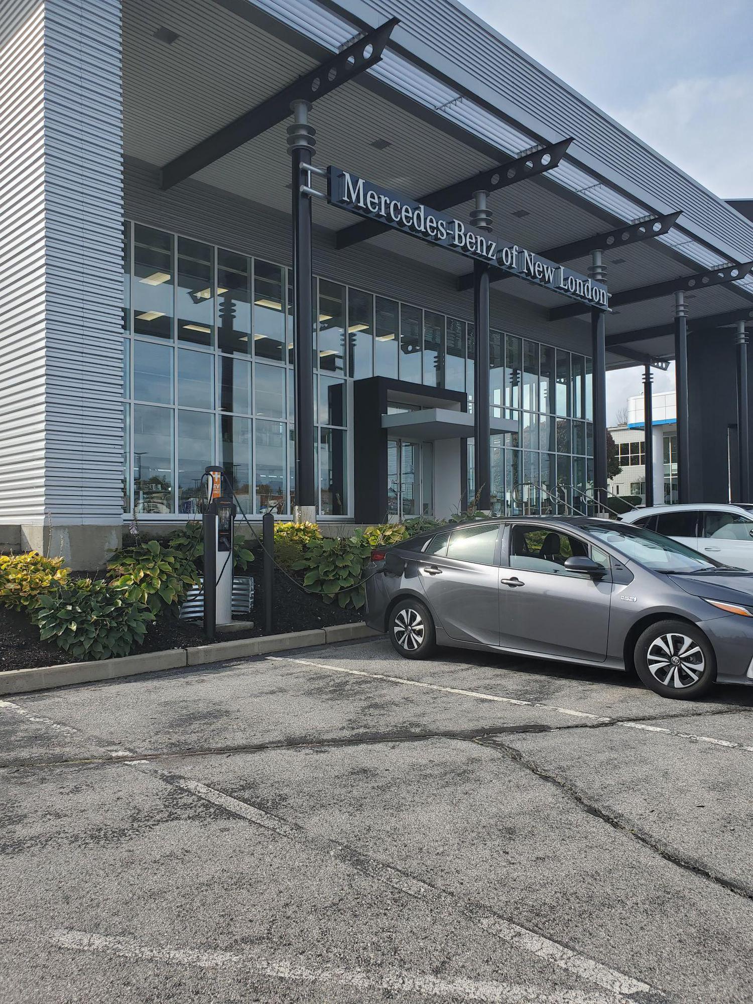 Mercedes Benz New London (1) | New London, CT | EV Station
