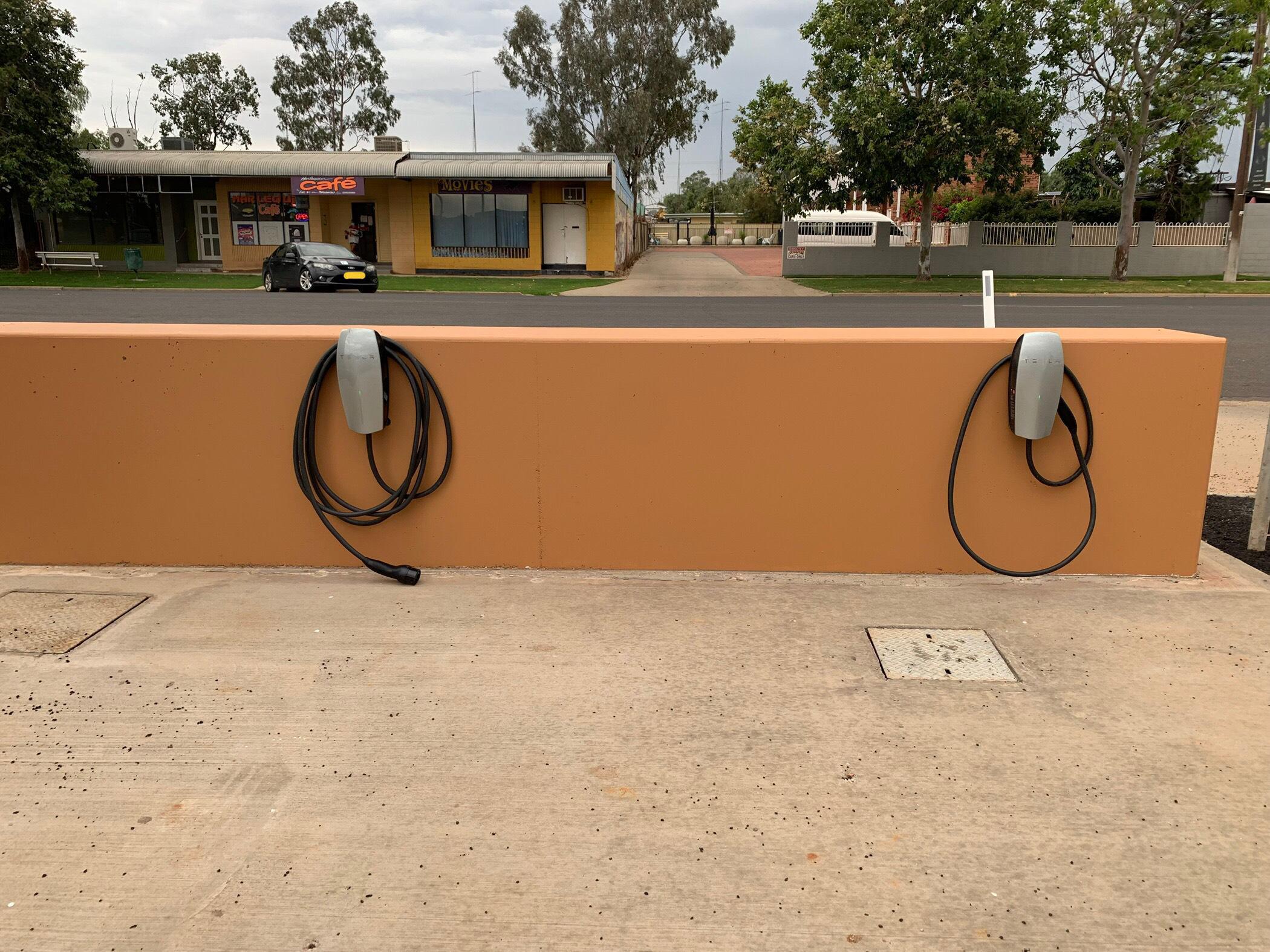 Lightning Ridge Bowling Club | Lightning Ridge, NSW | EV Station