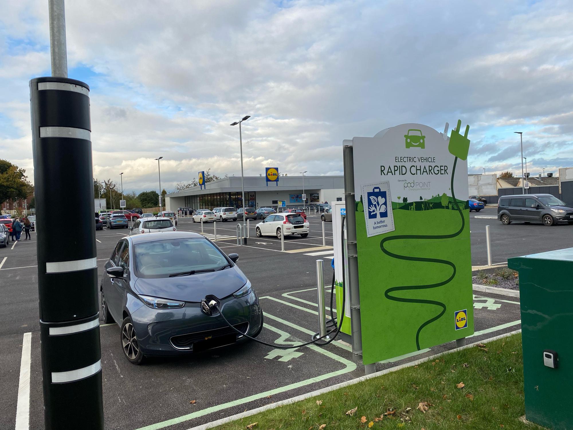 Lidl Uttoxeter | Brookside Rd, Uttoxeter ST14 8AT, UK | EV Station