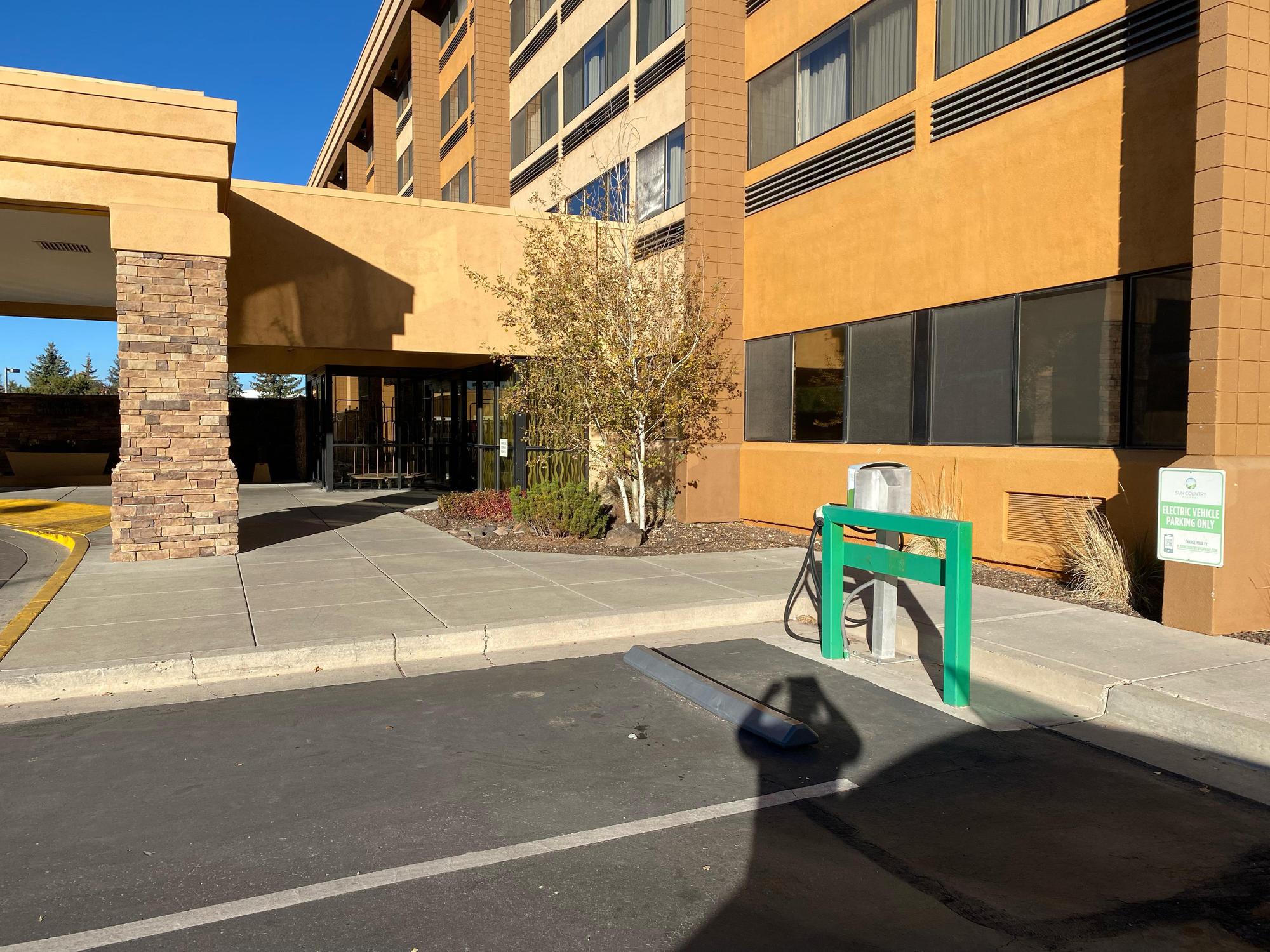 Holiday Inn Express | Flagstaff, AZ | EV Station
