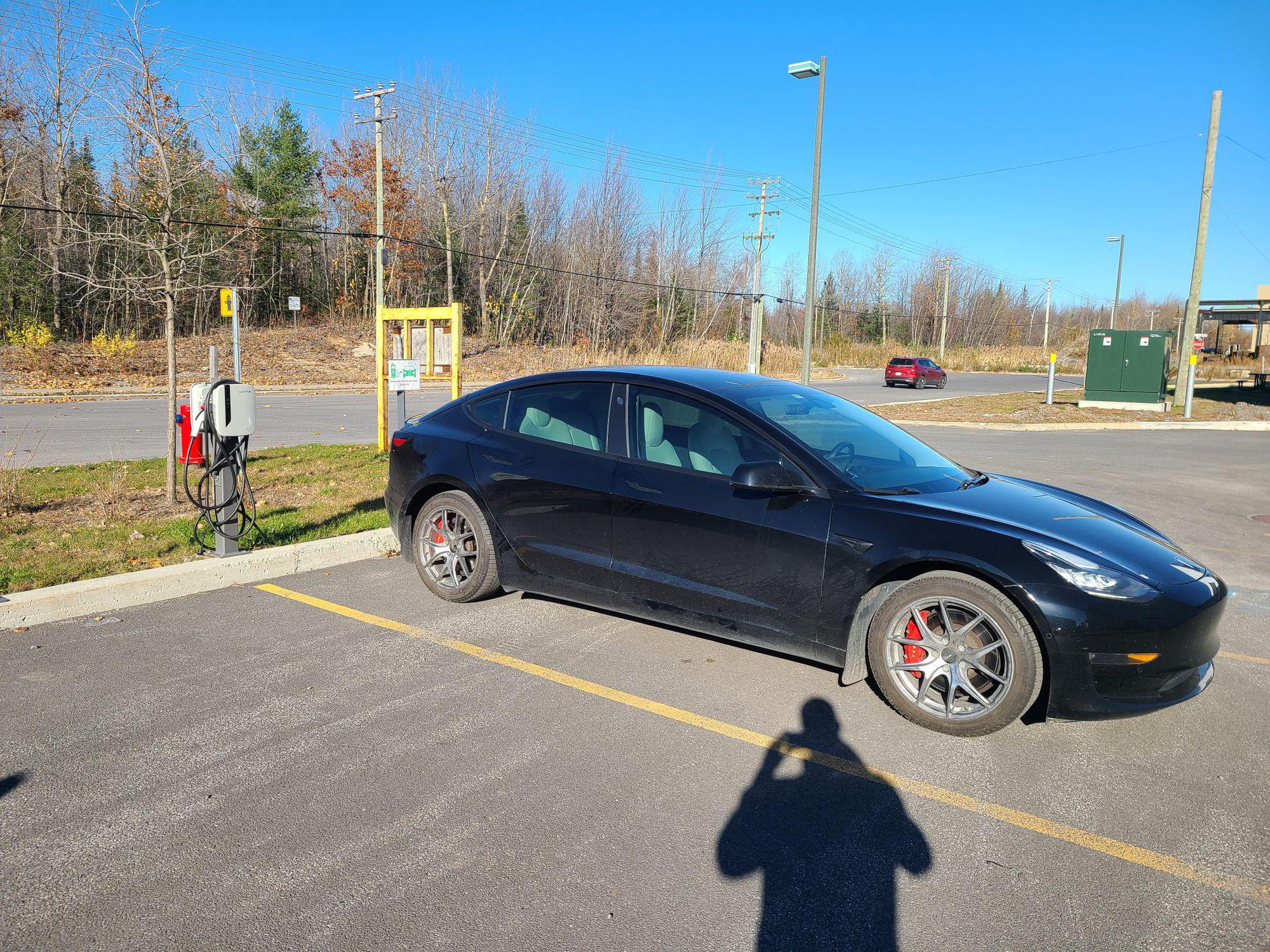 Lainco Inc. | Terrebonne, QC | EV Station