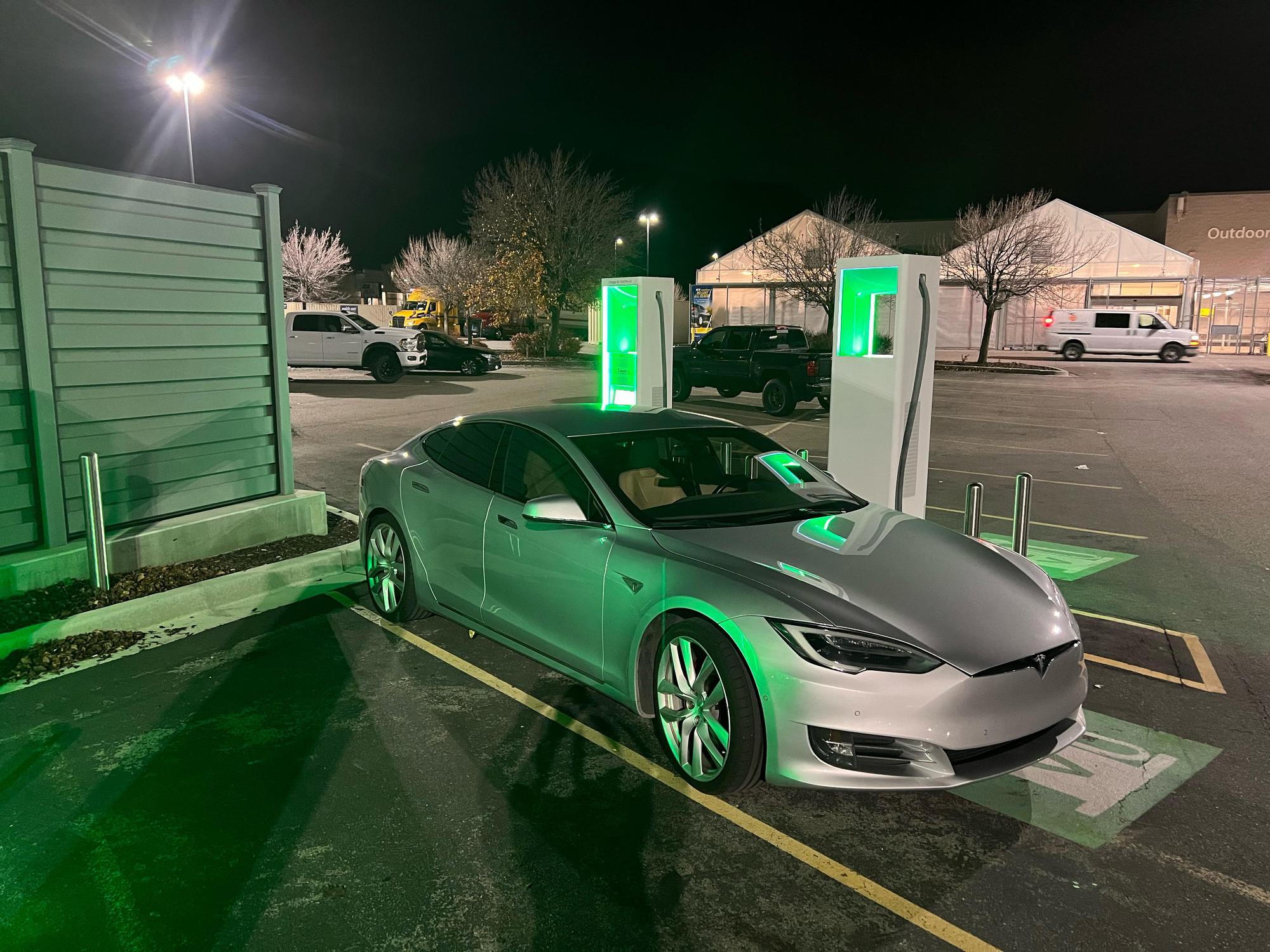 Walmart Supercenter | Perry, UT | EV Station