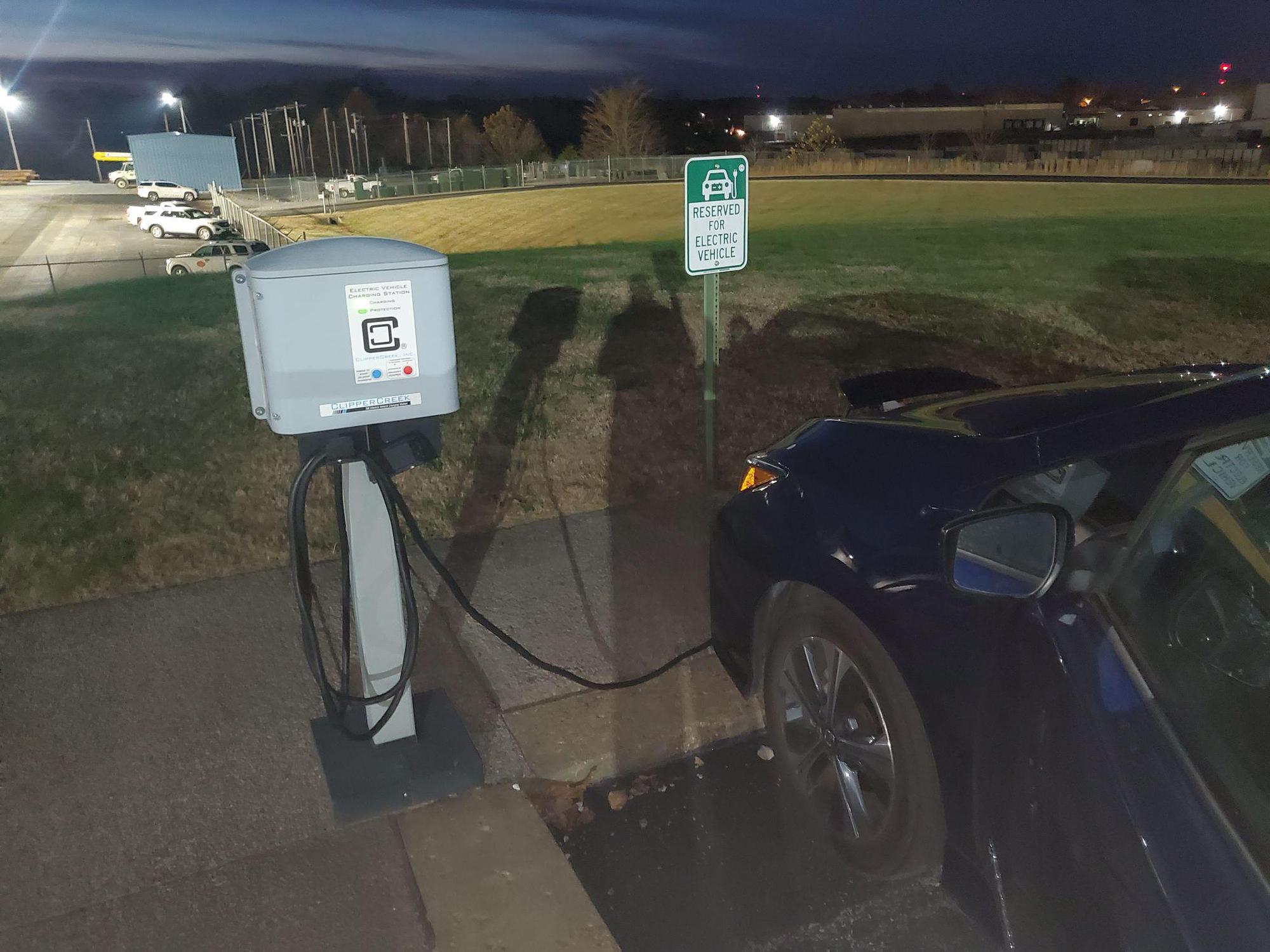 Dickson Electric System | Dickson, TN | EV Station