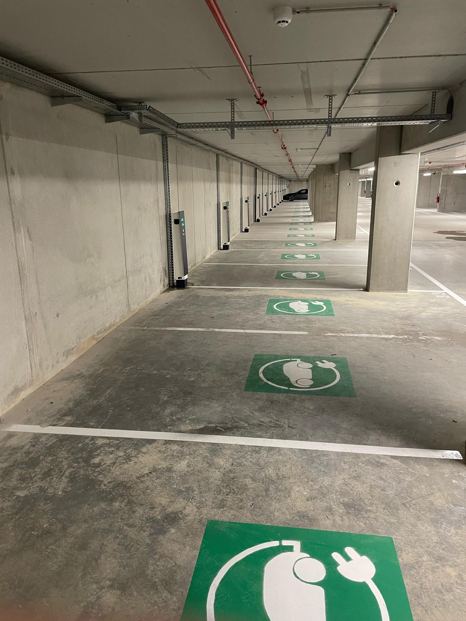 PwC Diegem | Machelen, Vlaanderen | EV Station