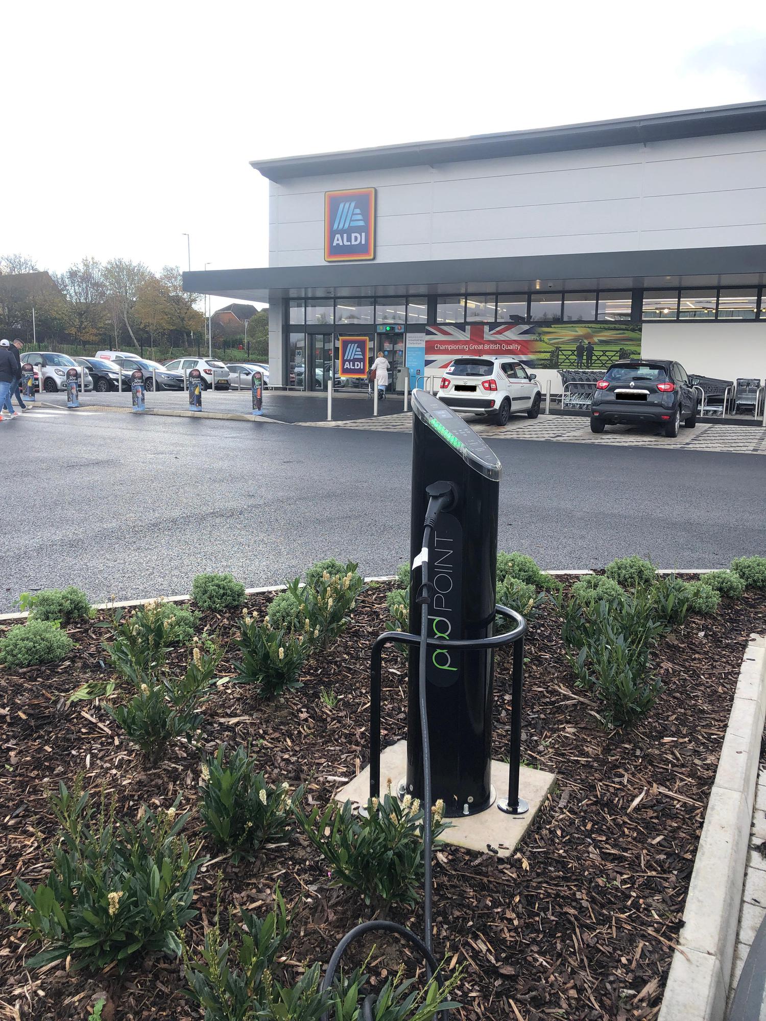 Aldi | The Reddings, England | EV Station