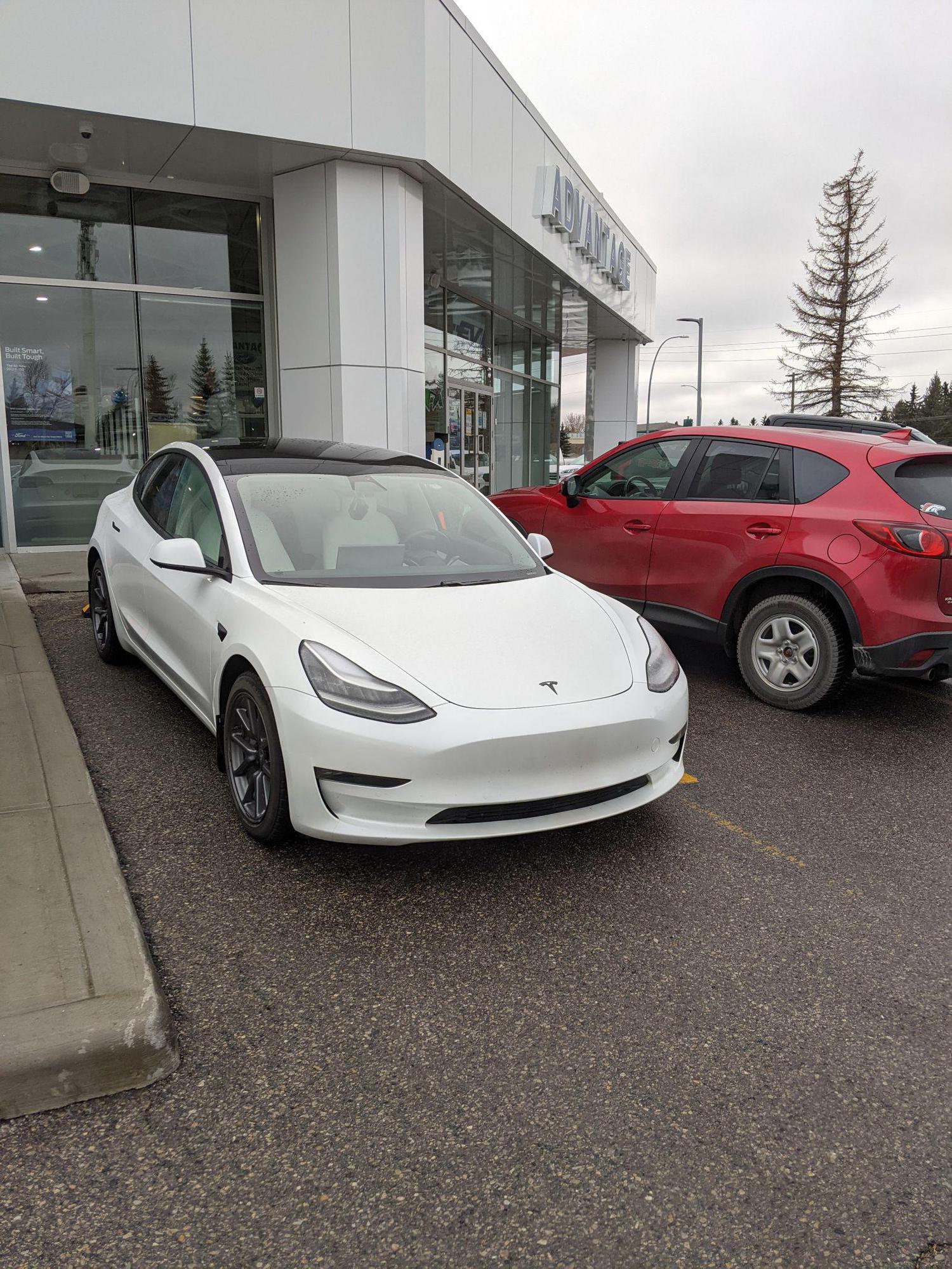Advantage Ford | Calgary, AB | EV Station