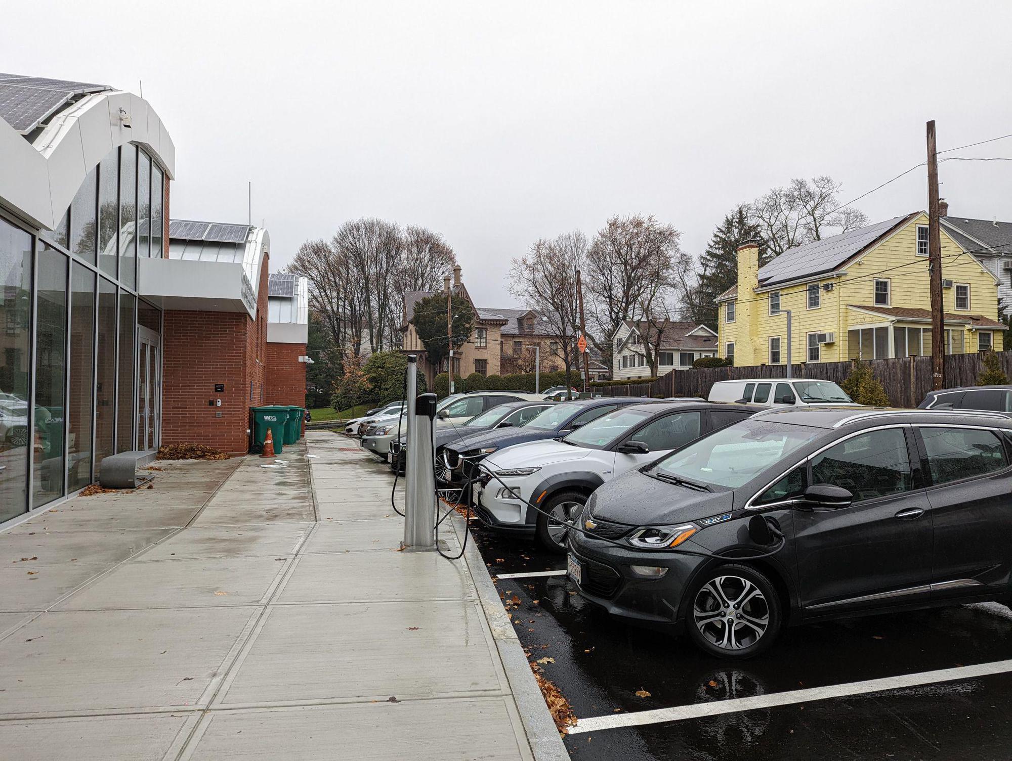Medford Public Library | Medford, MA | EV Station