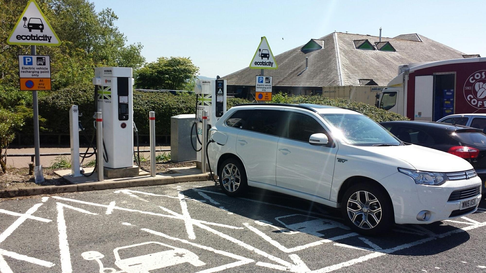 Bothwell Southbound Services M74 | Bothwell, Scotland | EV Station