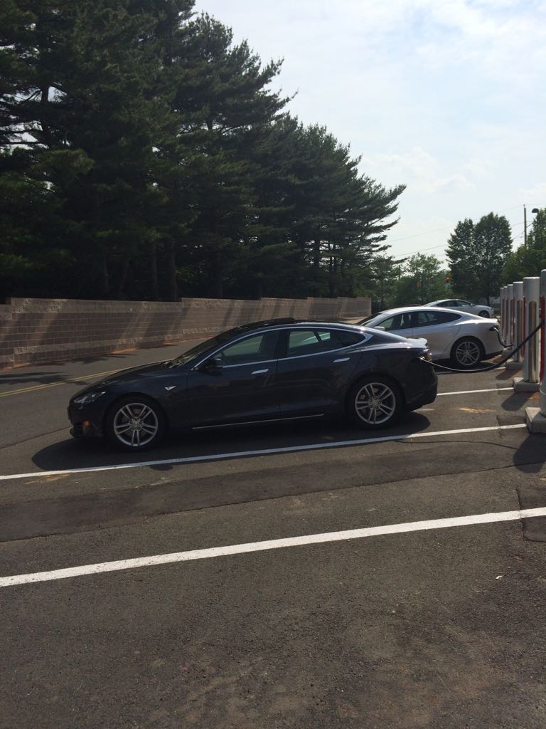 Corbins Corner Shopping Center | West Hartford, CT | EV Station