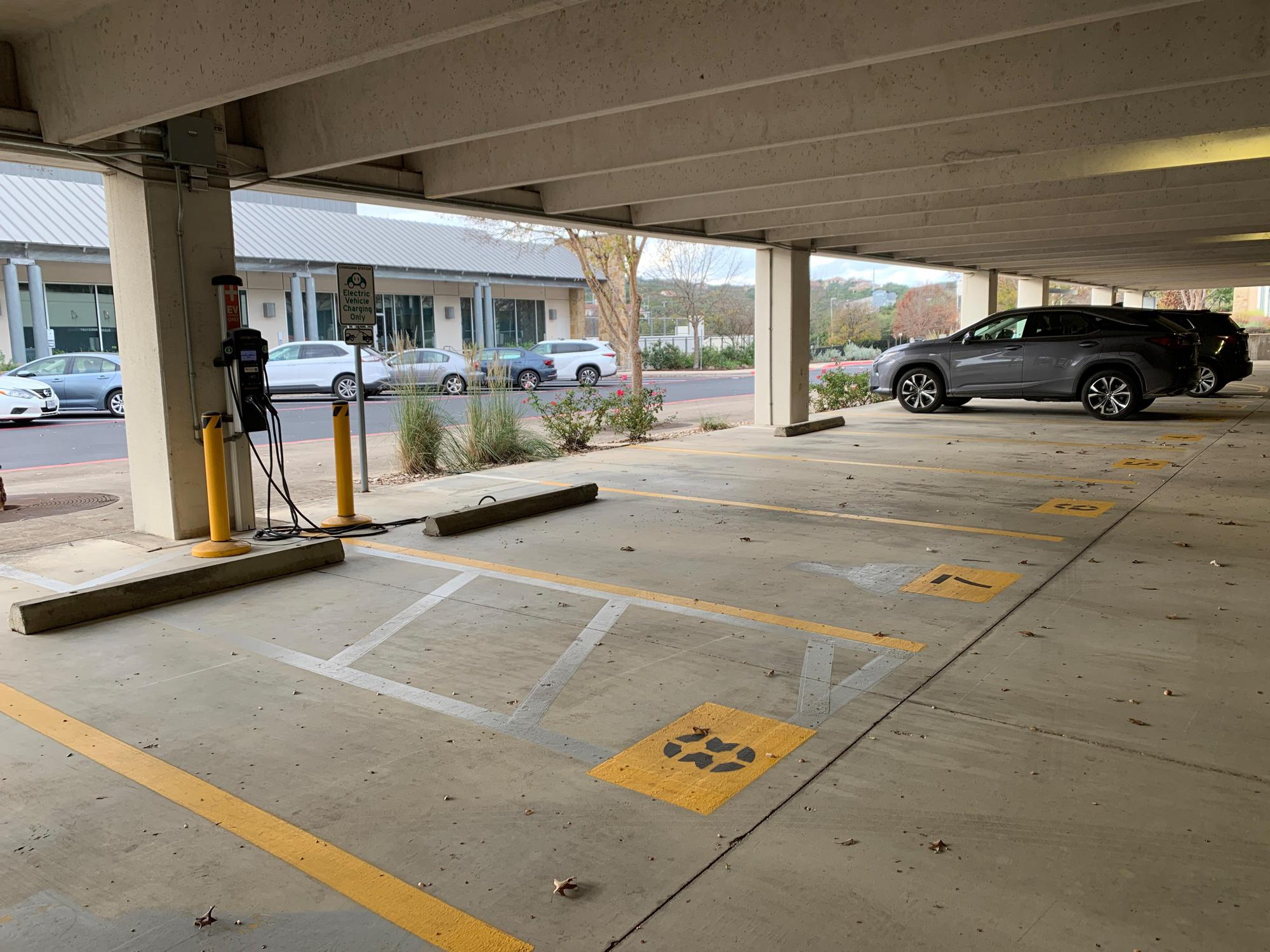 Ladera Bend - Gated Garage | Austin, TX | EV Station
