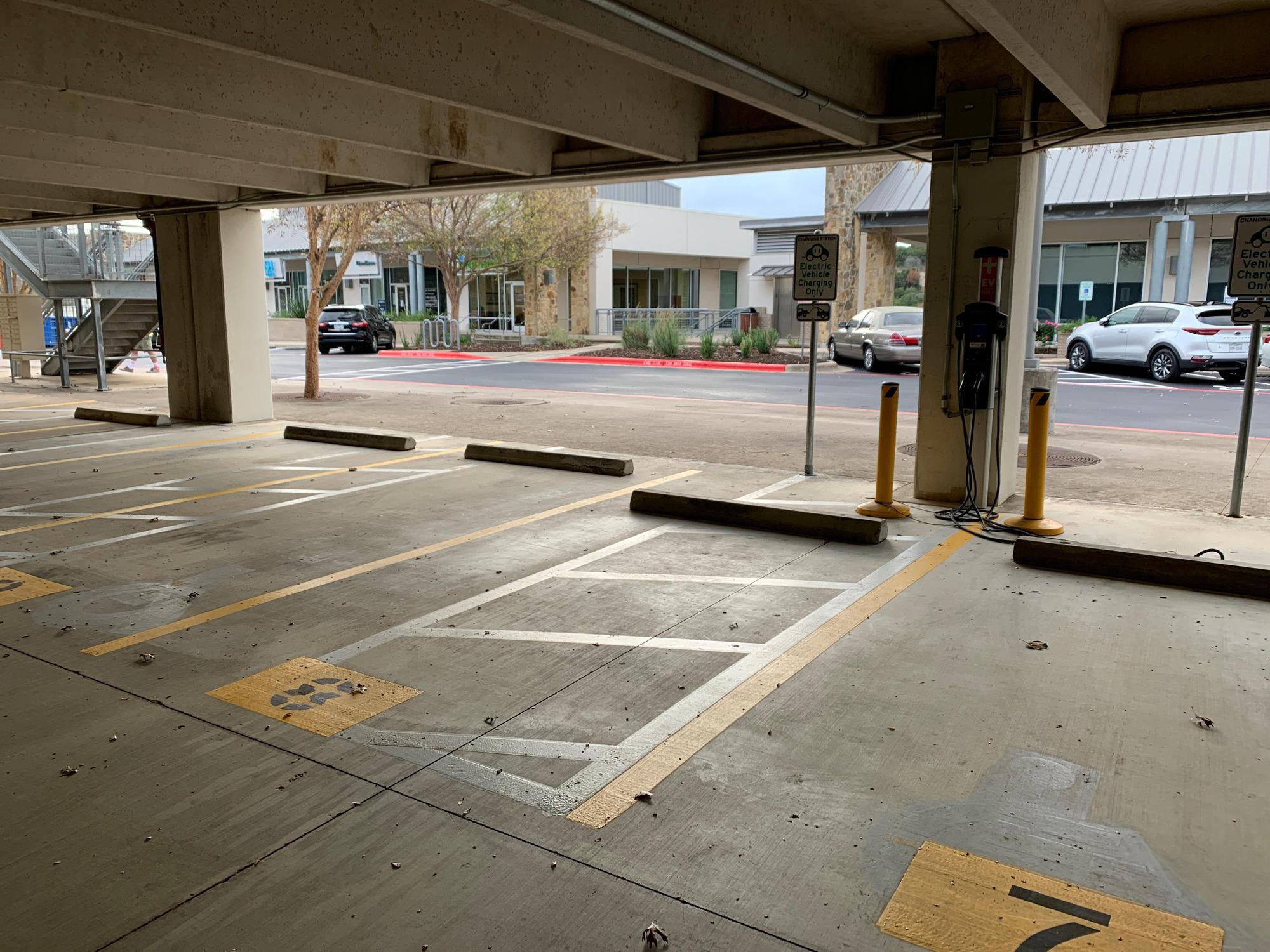 Ladera Bend - Gated Garage | Austin, TX | EV Station