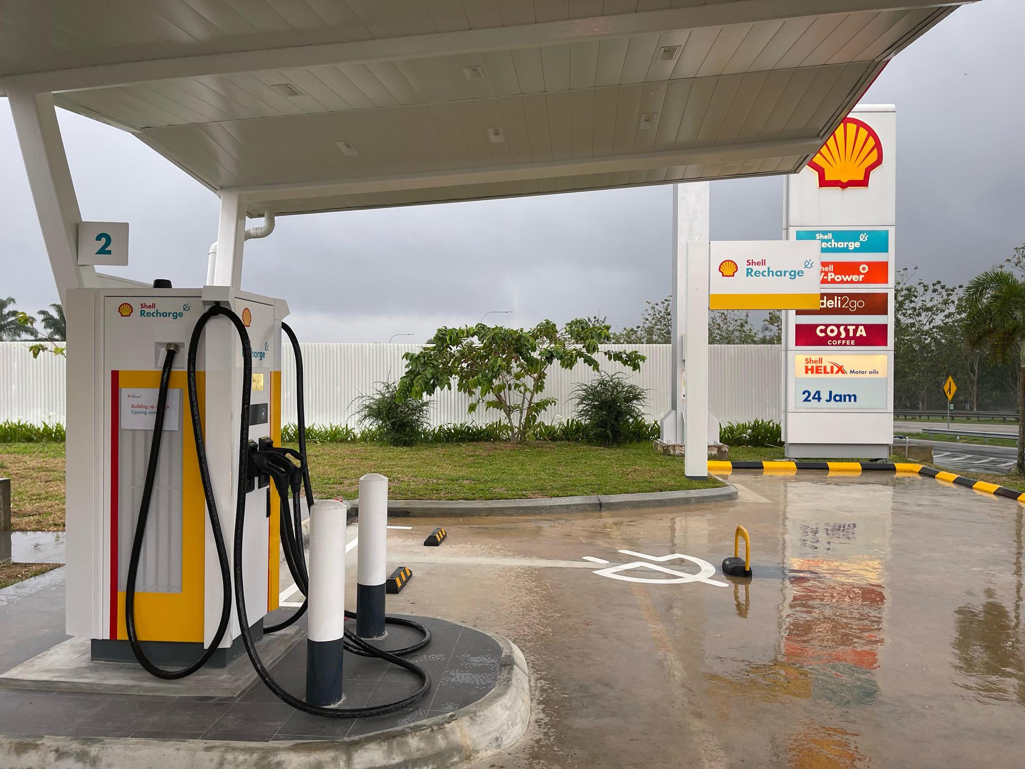 Shell Recharge | Tangkak Shell Southbound (180kW DC) | Tangkak, Johor ...