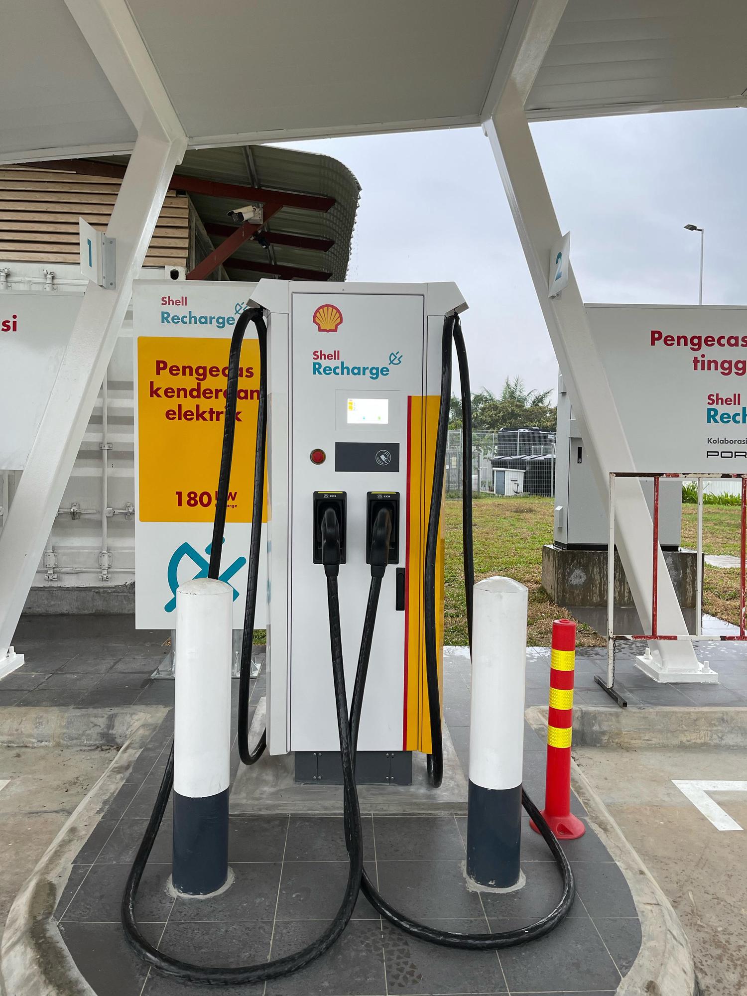 Shell Recharge | Tangkak Shell Southbound (180kW DC) | Tangkak, Johor ...