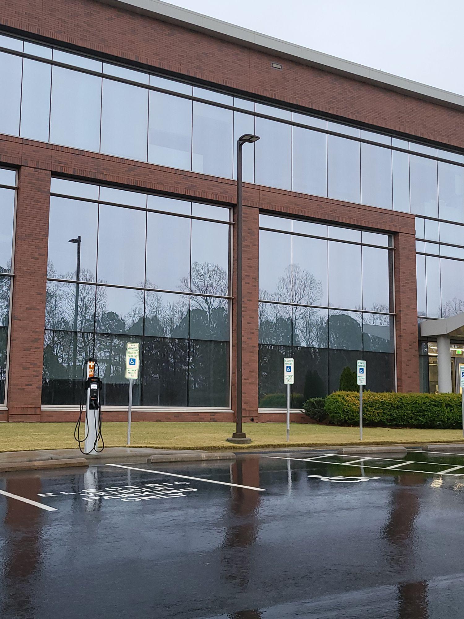 Corporate Center Highwoods | Raleigh, NC | EV Station