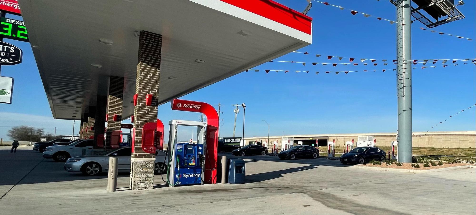 Abbott's Travel Center | Abbott, TX | EV Station