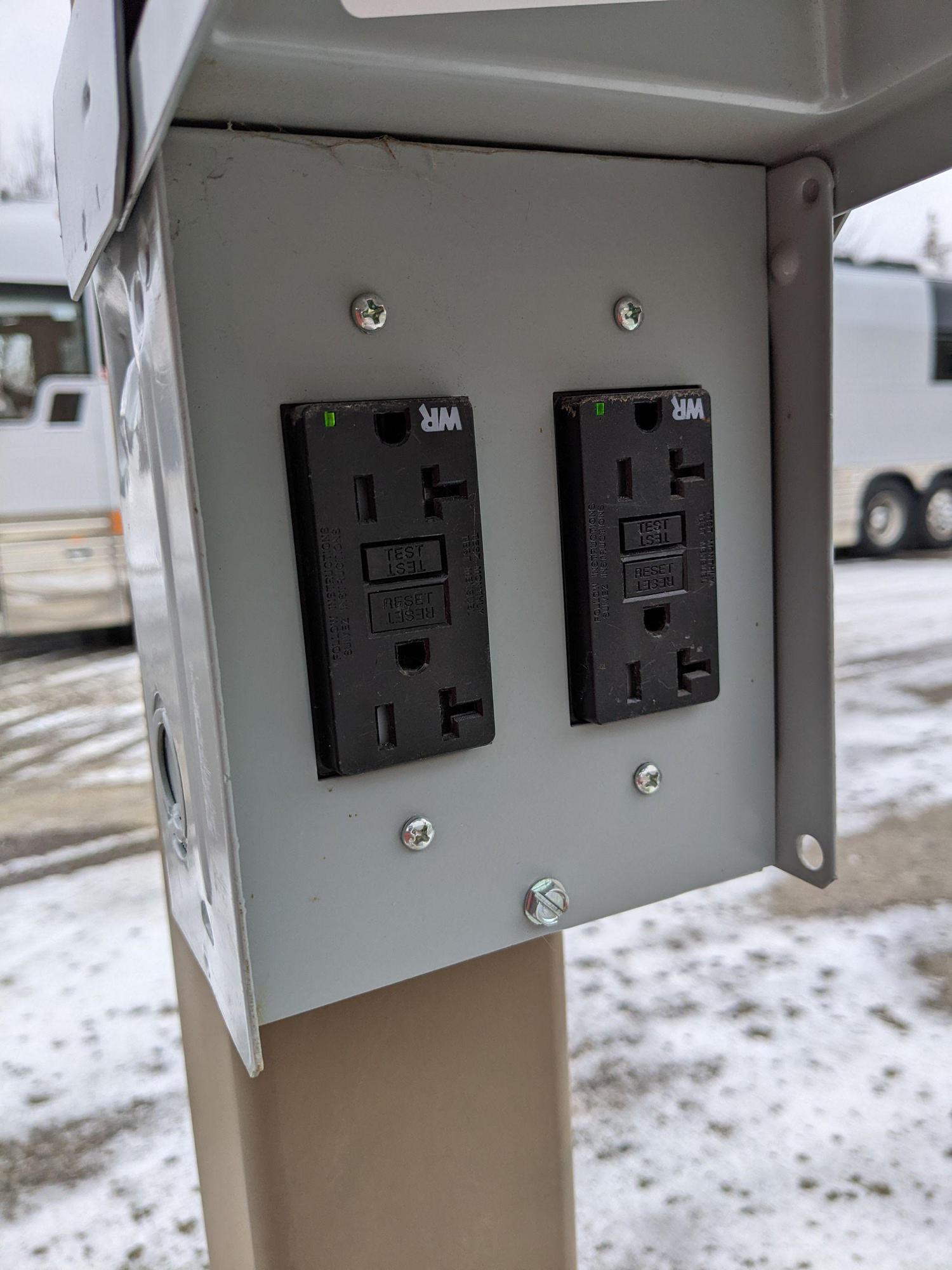 Country Inn & Suites by Radisson | Albert Lea, MN | EV Station