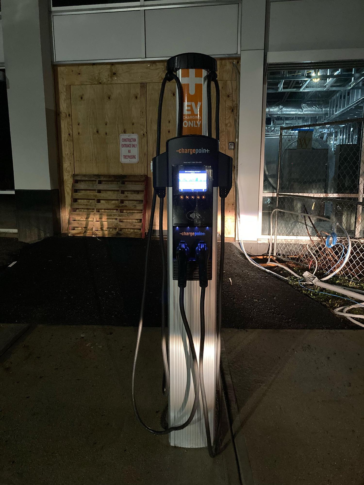 304 Cambridge Rd Building | Woburn, MA | EV Station