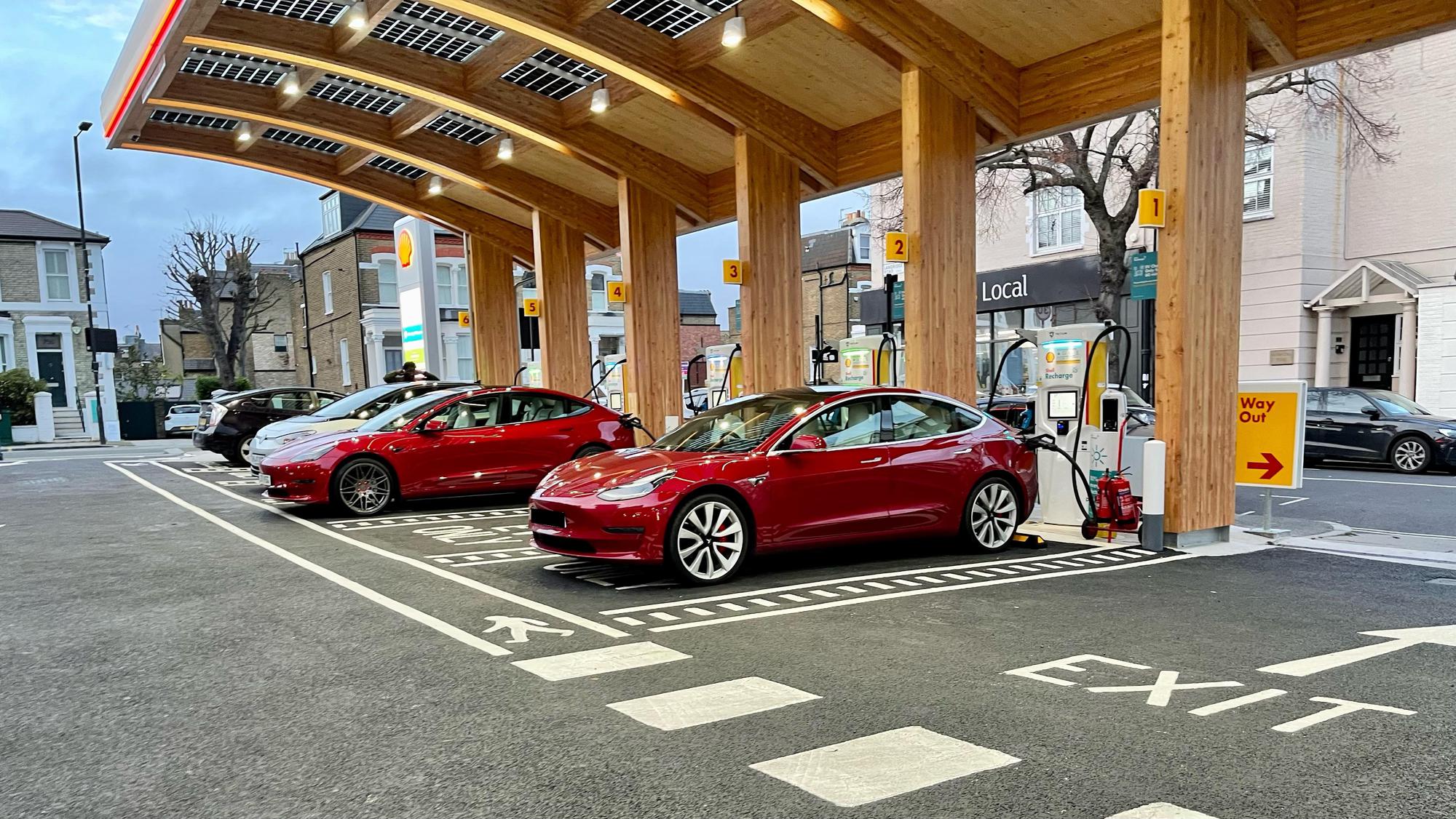 Shell | 923-931 Fulham Rd, Fulham, London SW6 5HY, UK | EV Station