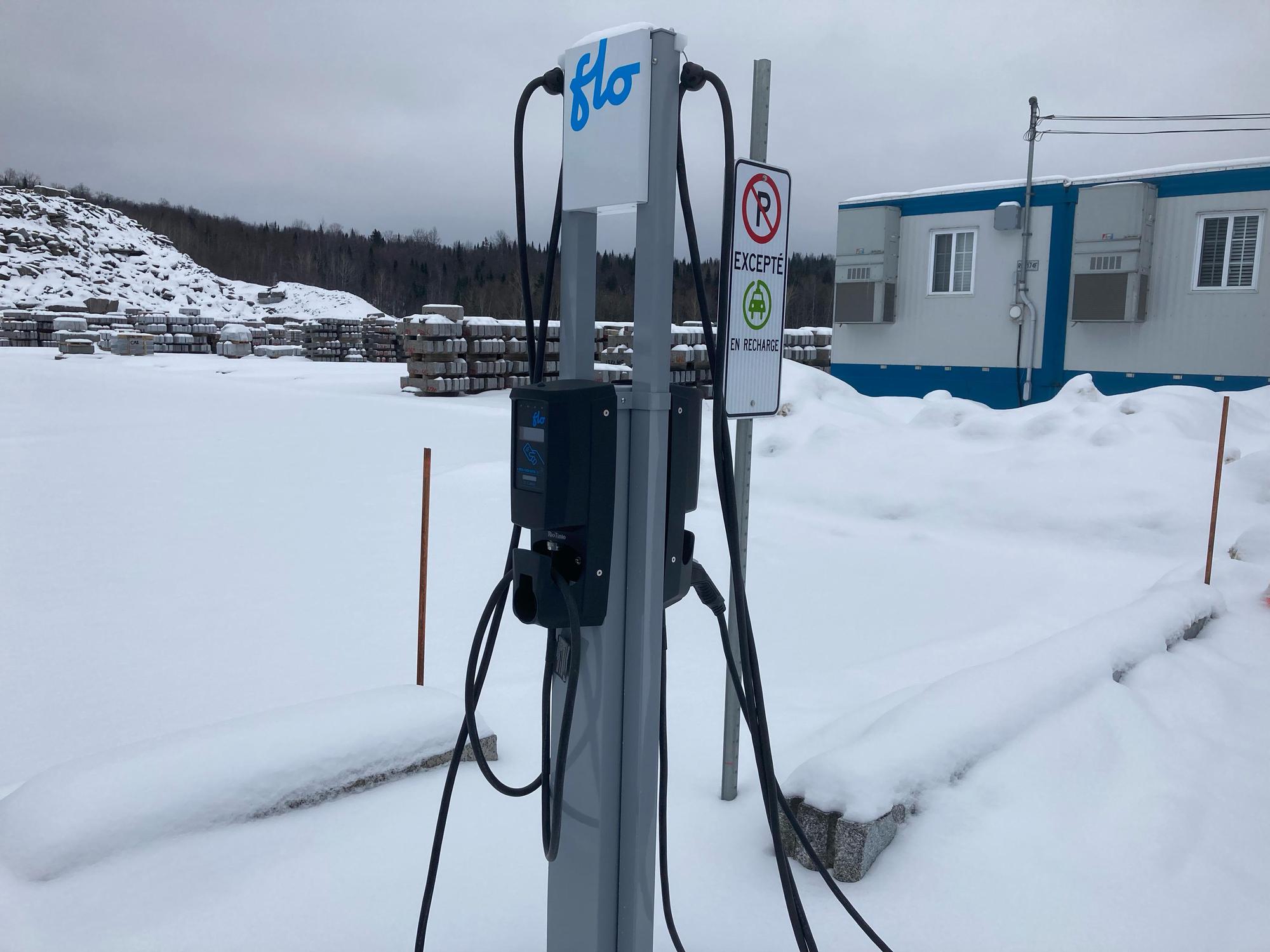 Bordure Polycor | Rivière-à-Pierre, QC | EV Station
