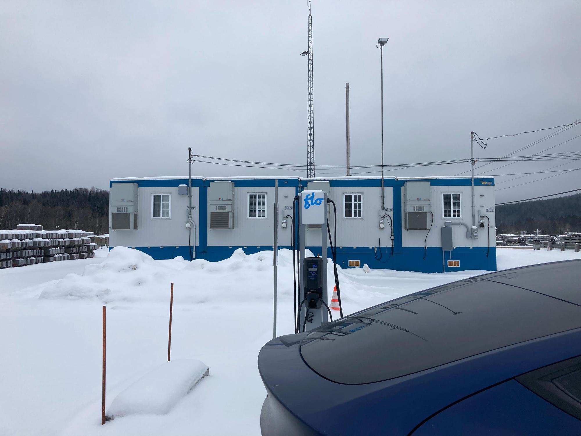 Bordure Polycor | Rivière-à-Pierre, QC | EV Station