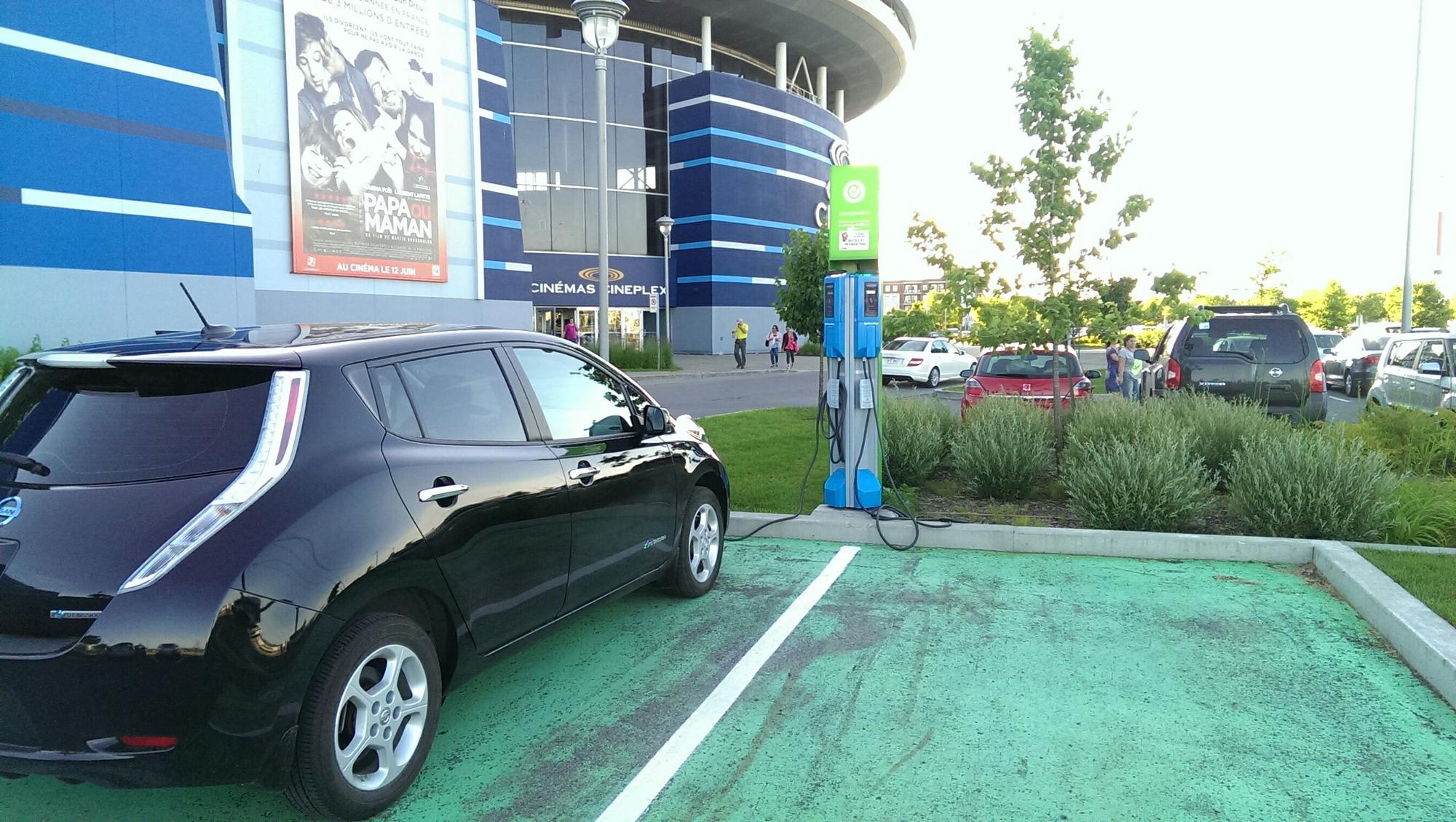 Cinéplex Colossus | Laval, QC | EV Station