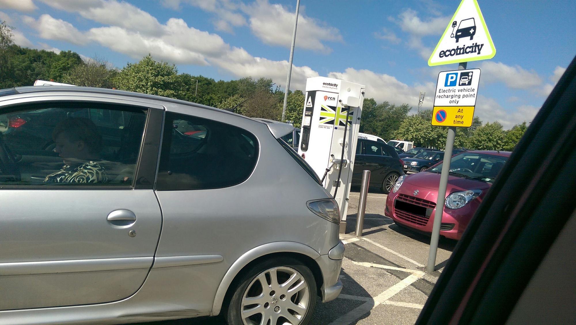 Lymm Services M6 / M56 (1) | Lymm, England | EV Station