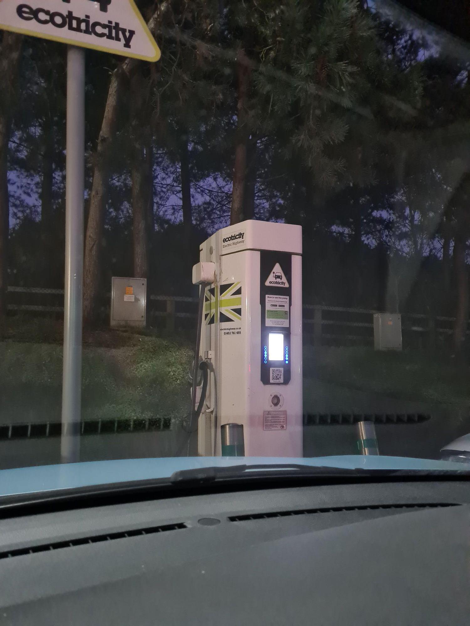 Fleet Southbound Services M3 (1) | Welcome Break Services, M3 Motorway ...