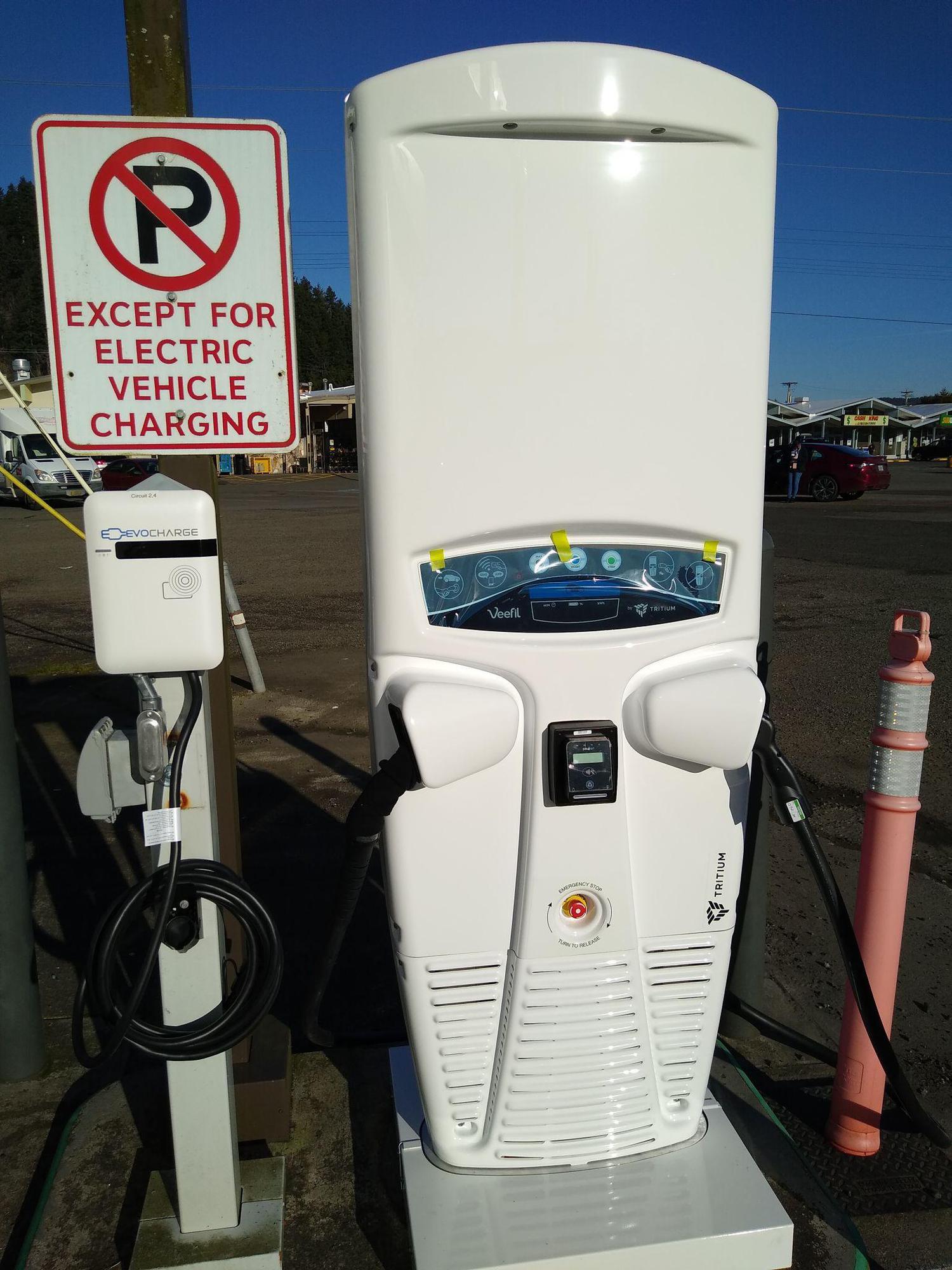 Coopers Express Fried Chicken & Drive Thru | Reedsport, OR | EV Station