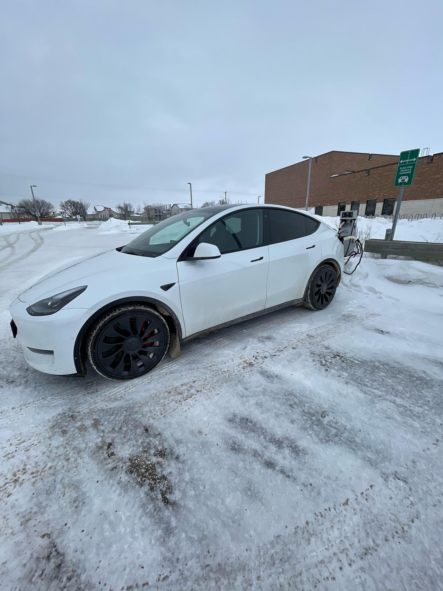 Amber Trails Community School | Winnipeg, MB | EV Station