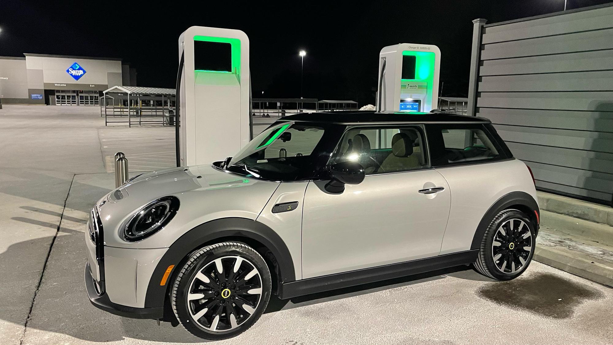 Sam’s Club | Rockford, IL | EV Station