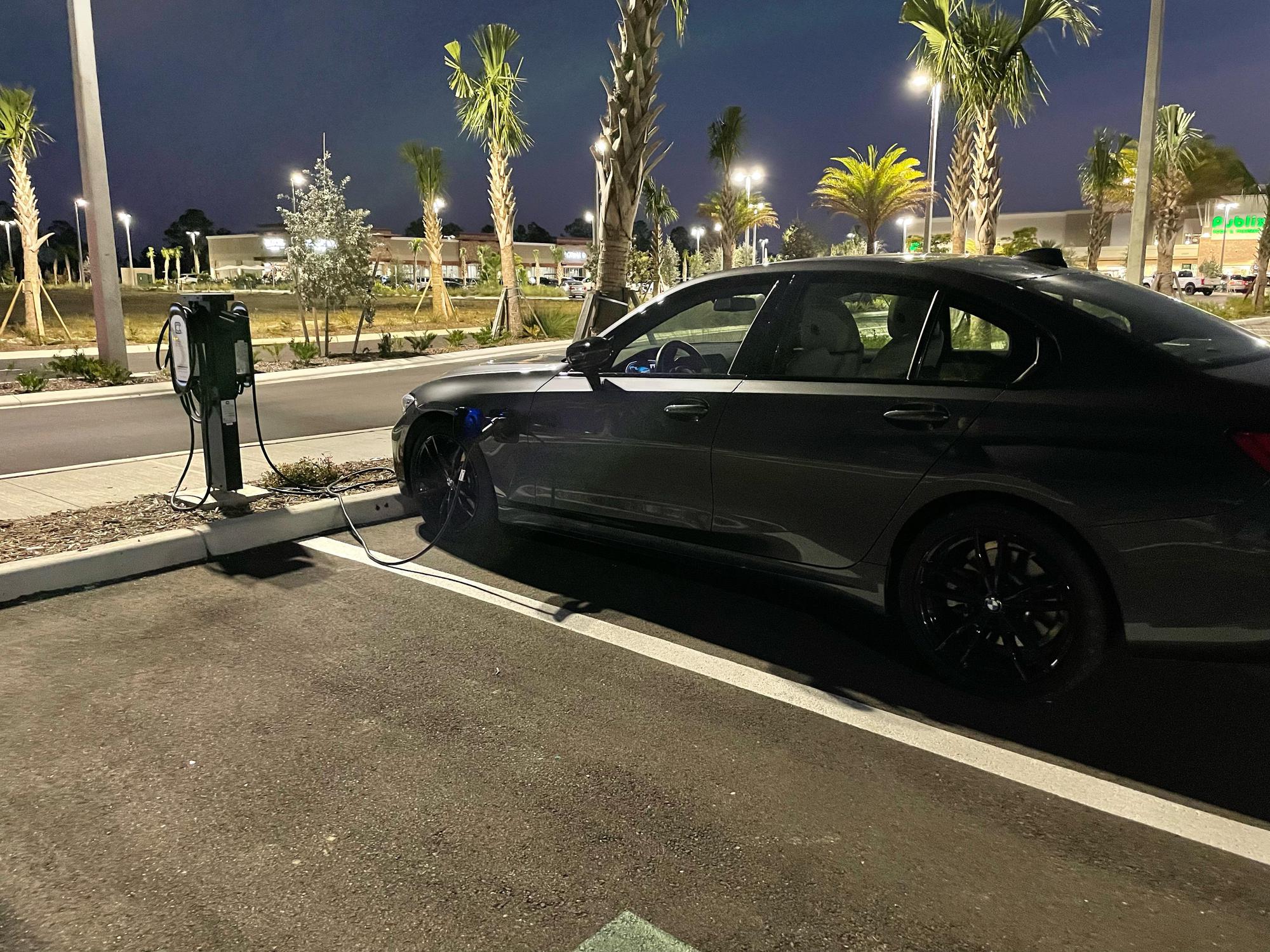 Crescent B Commons - North | North Fort Myers, FL | EV Station