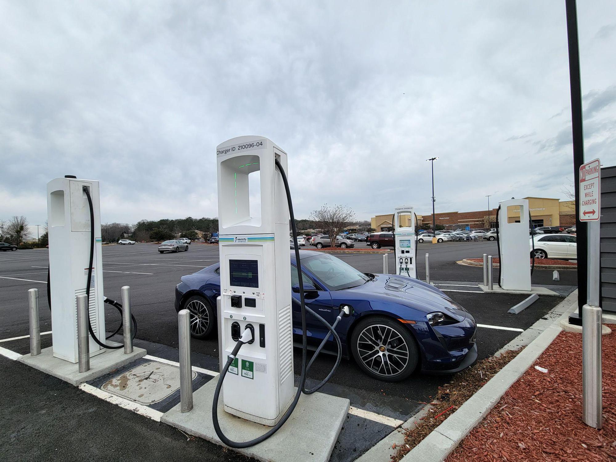 Walmart Supercenter | Stockbridge, GA | EV Station