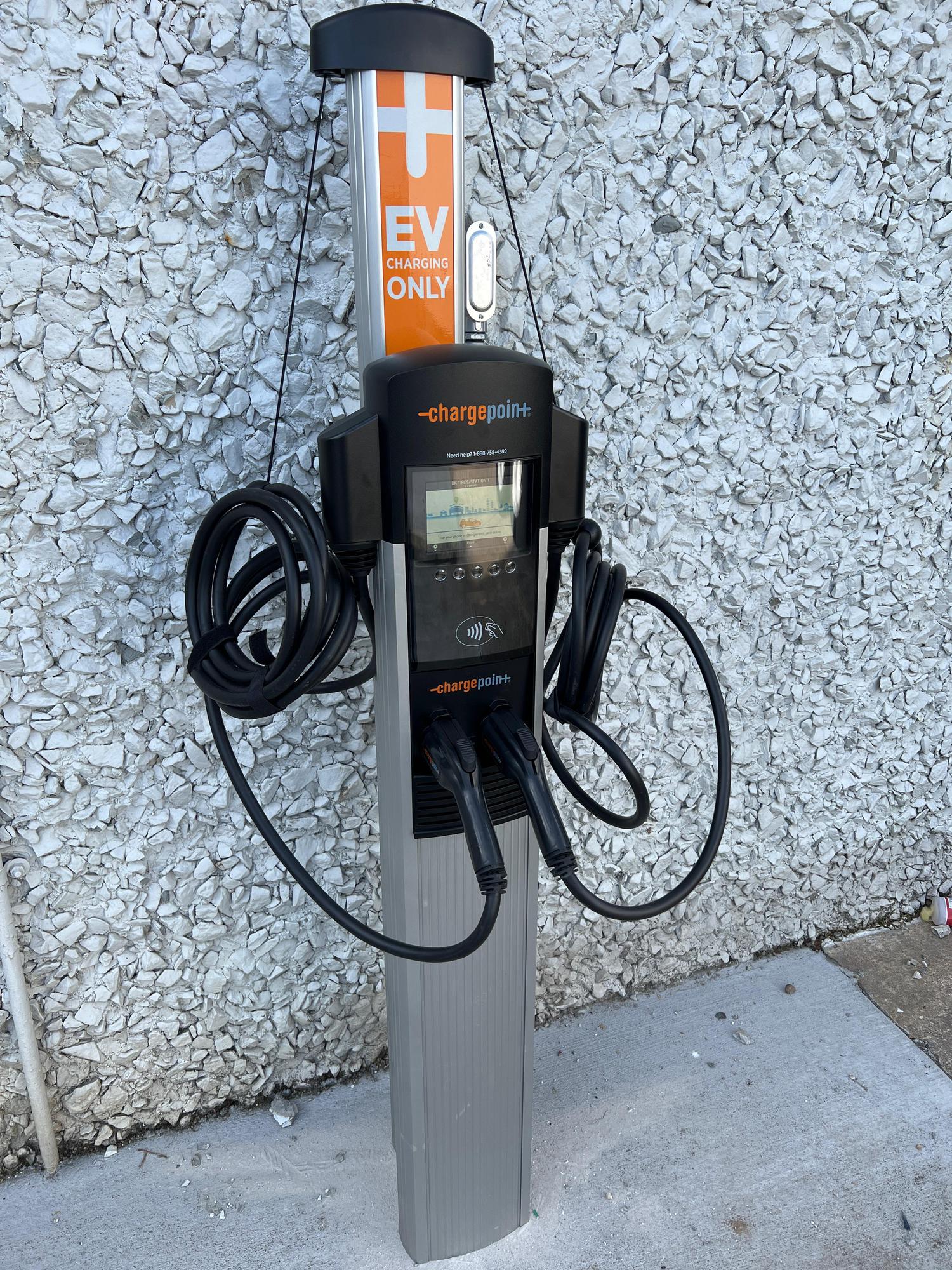 Dunlap & Kyle Tire Co | Nashville, TN | EV Station
