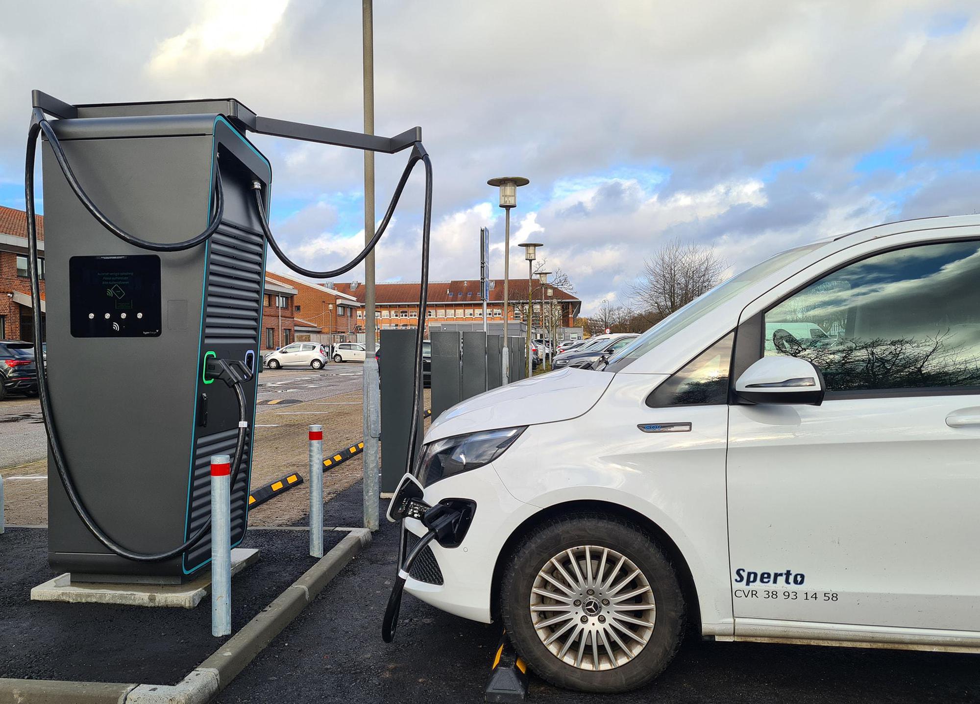 EWII Ishøj | Vejlebrovej 45, Ishøj, 2635, DNK | EV Station