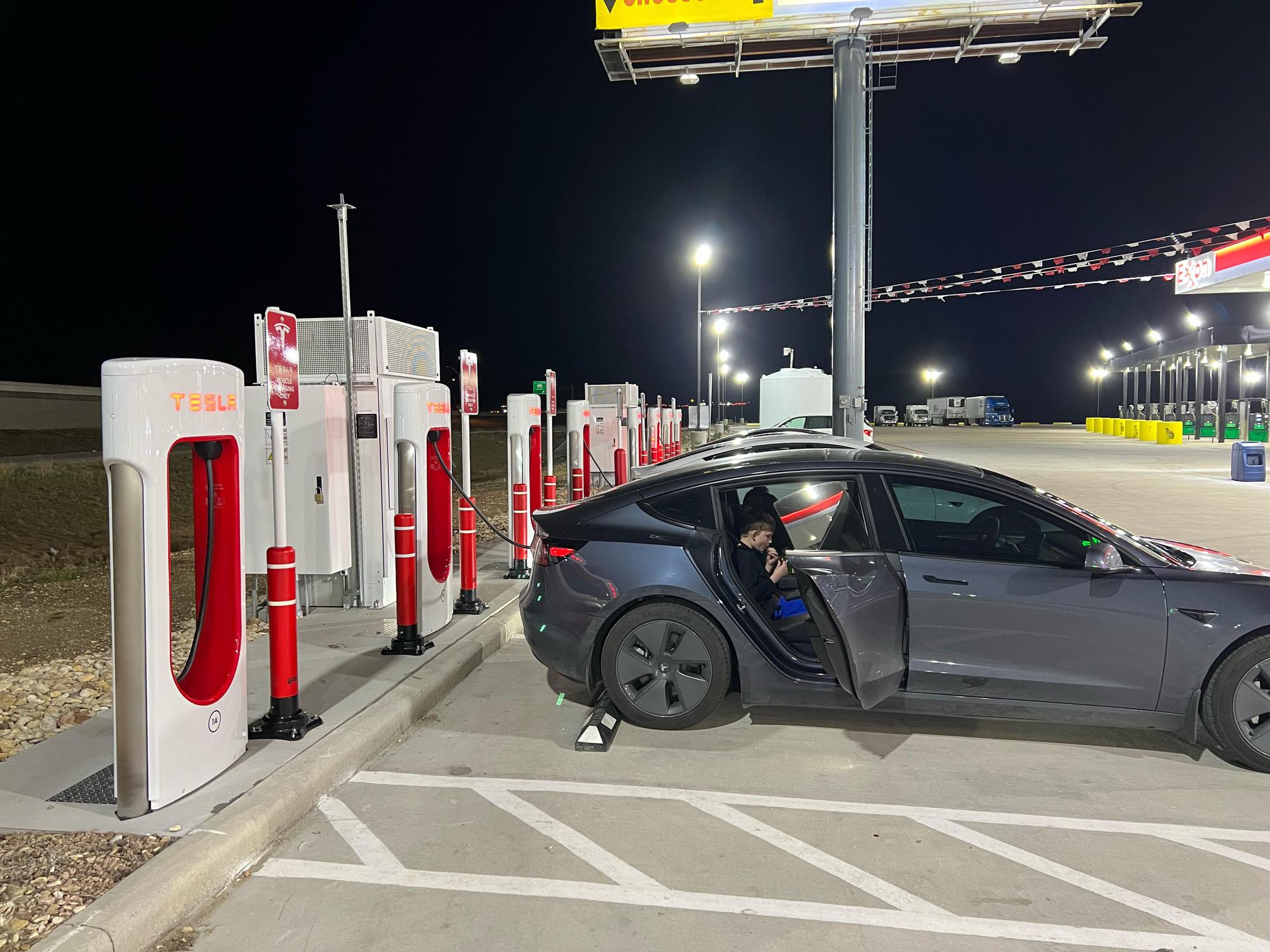 Abbott's Travel Center | Abbott, TX | EV Station