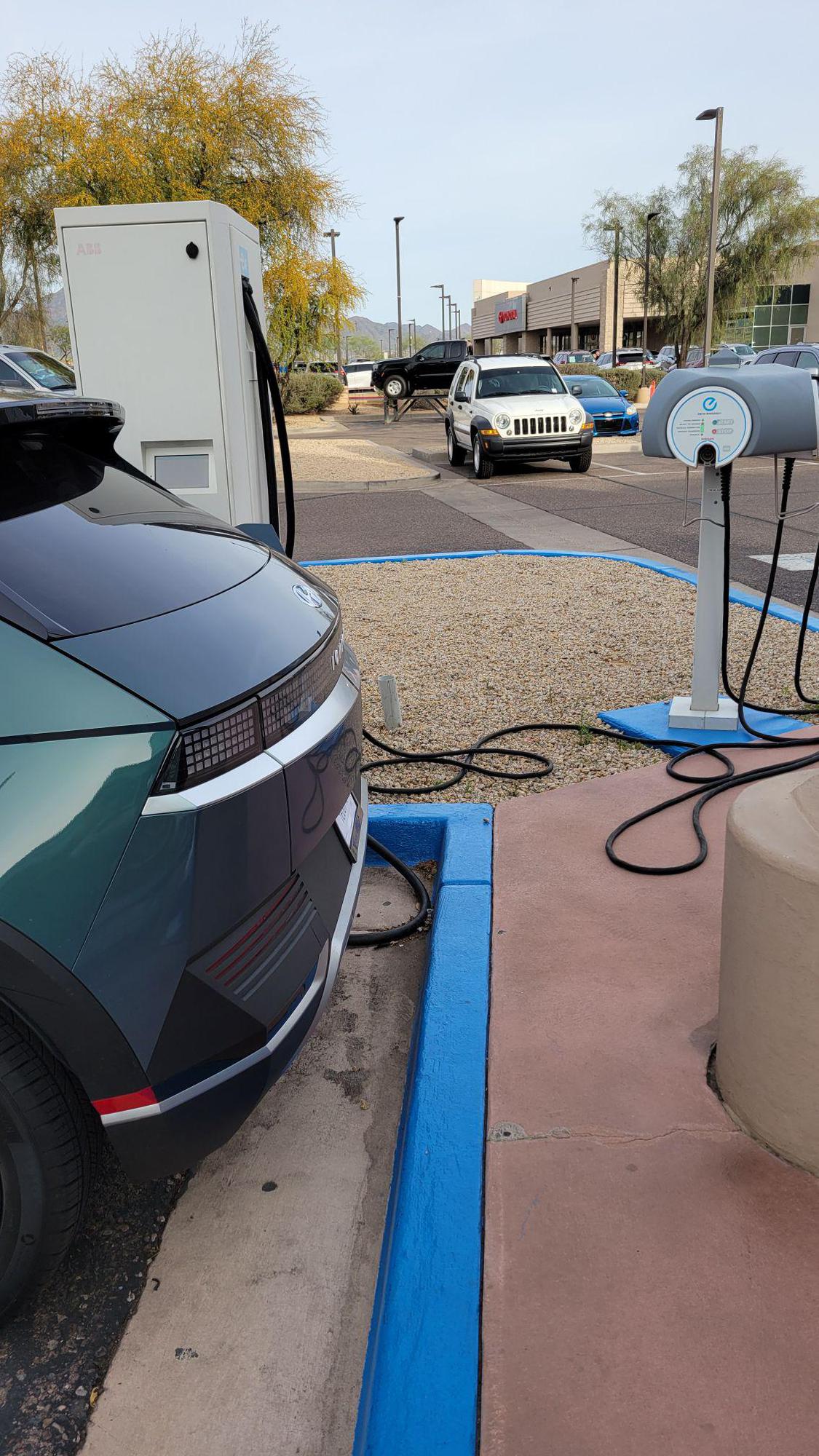 Pinnacle Nissan | Scottsdale, AZ | EV Station
