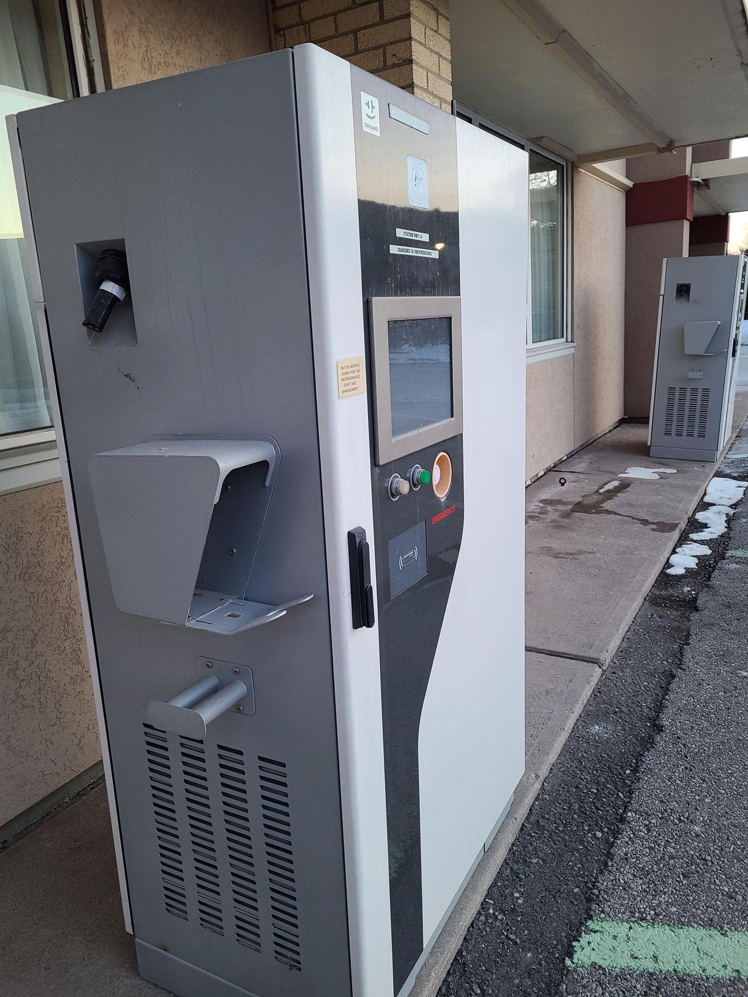 Best Western Plus | Oshawa, ON | EV Station