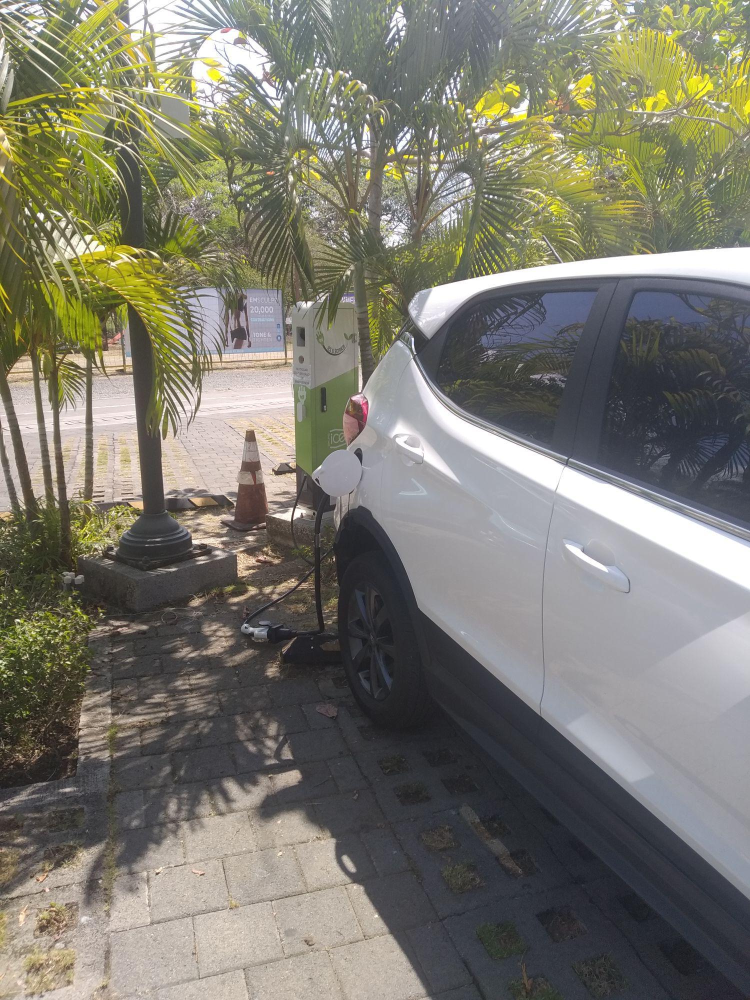 Jacó Walk Shopping Center | Jacó, Provincia de Puntarenas | EV Station