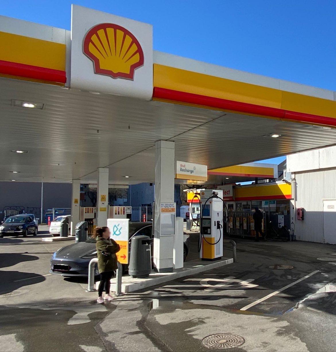 Shell | Frederikssundsvej 174, 2700 København, Denmark | EV Station