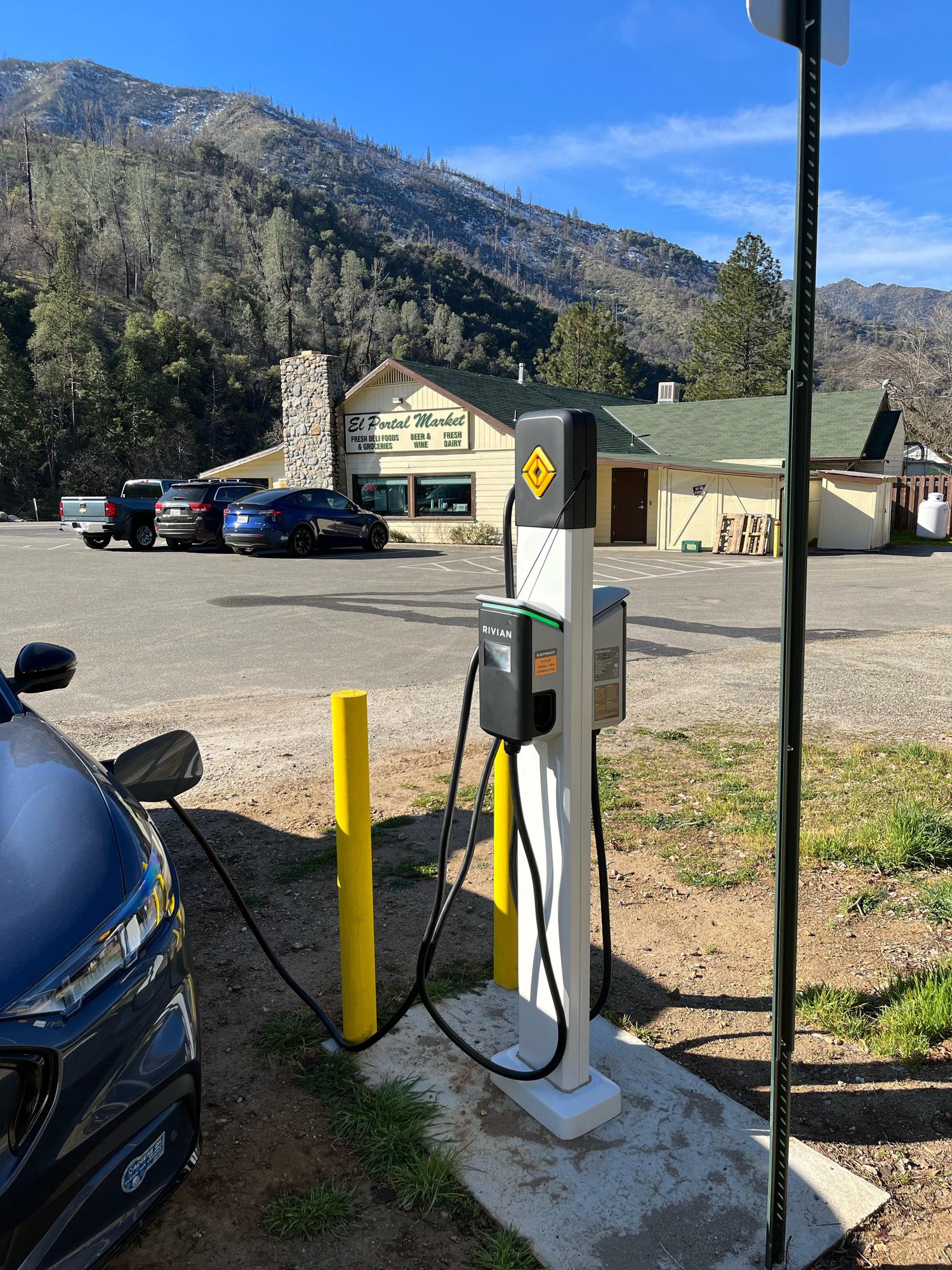 Chevron El Portal/El Portal Market | El Portal, CA | EV Station